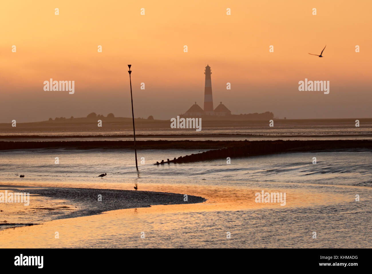 Westerheversand Lighthouse at sunset, Westerhever, Eiderstedt ...