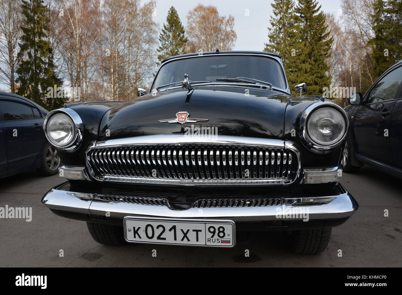 Old black volga car hi-res stock photography and images - Alamy