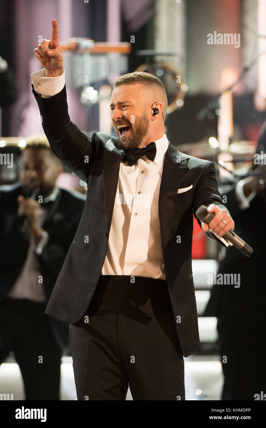 HOLLYWOOD, CA - FEBRUARY 26: Justin Timberlake attends the 89th Annual ...