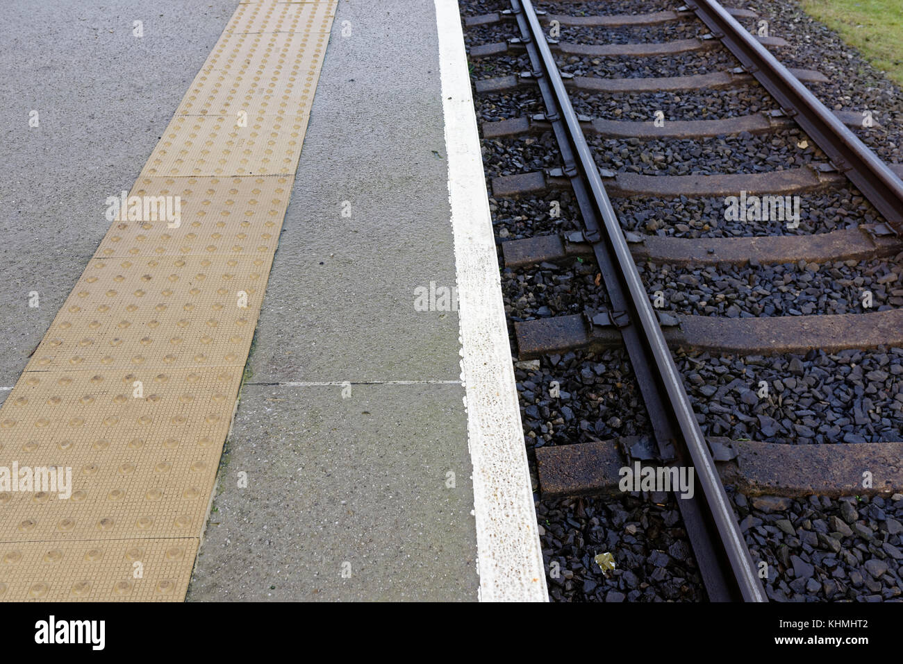 Platform Edge Marking High Resolution Stock Photography and Images - Alamy