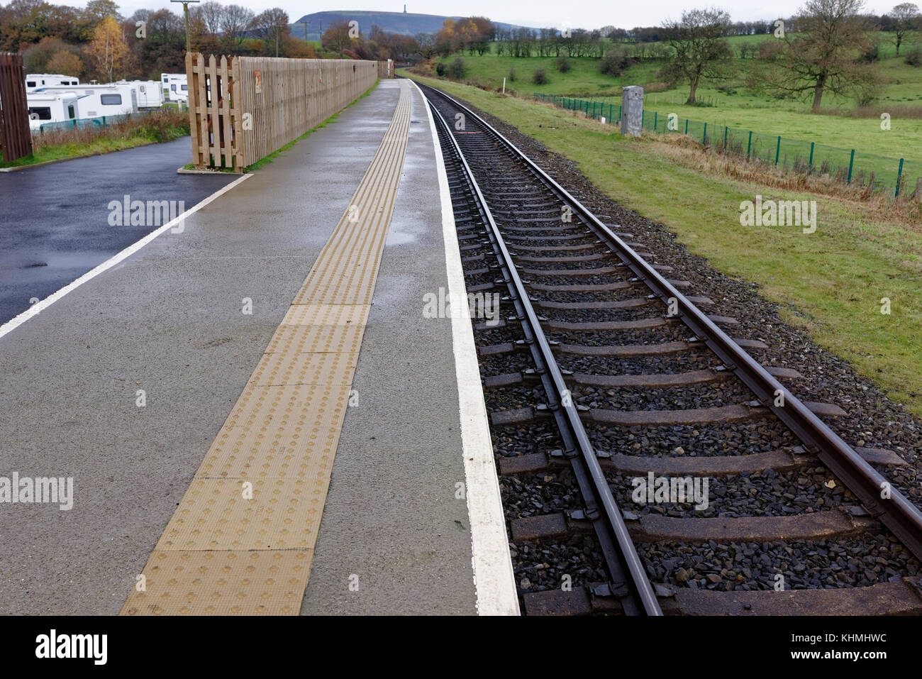 Platform edge marking hi-res stock photography and images - Alamy