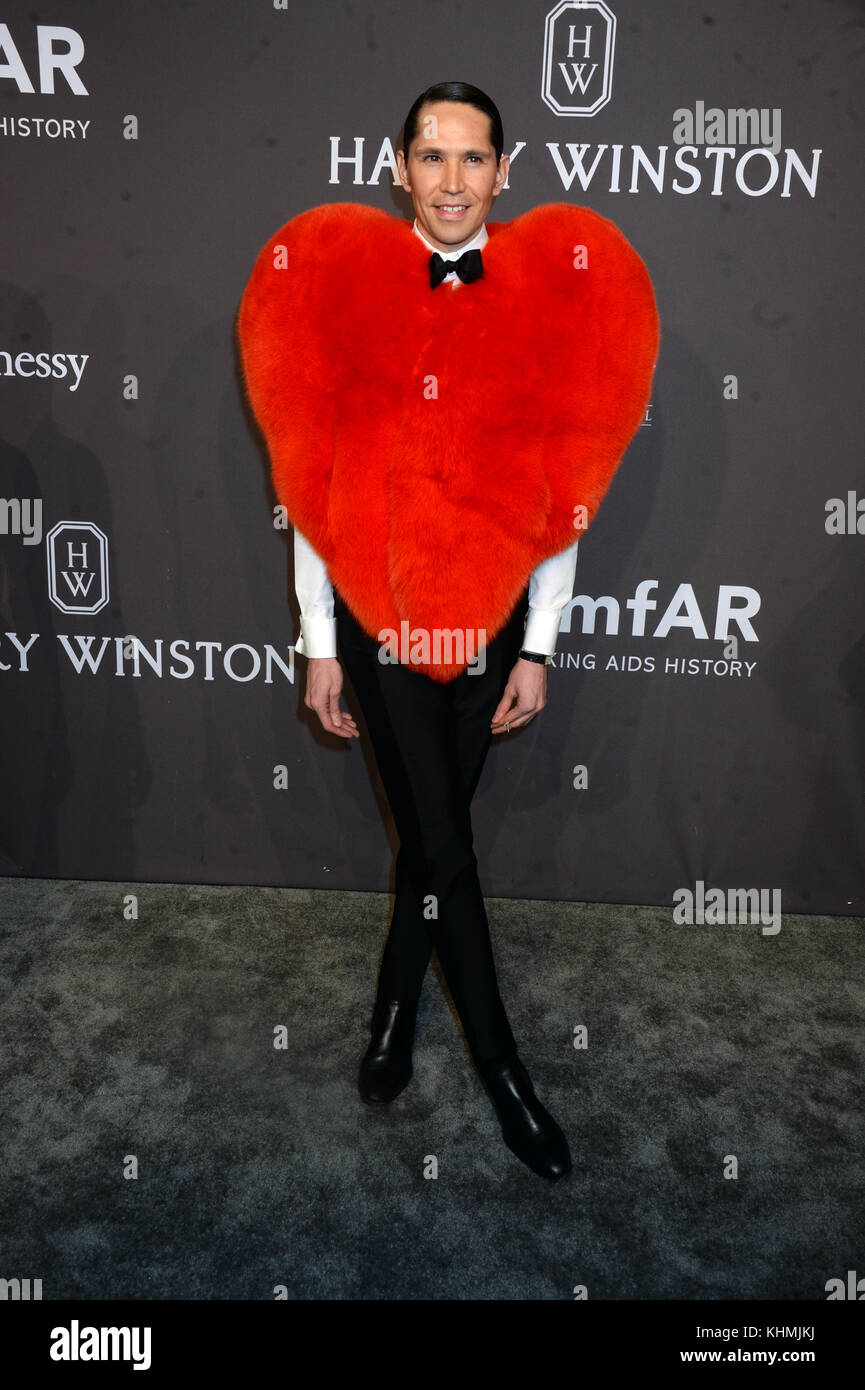 NEW YORK, NY - FEBRUARY 08: Di Mondo attends 19th Annual amfAR New York ...