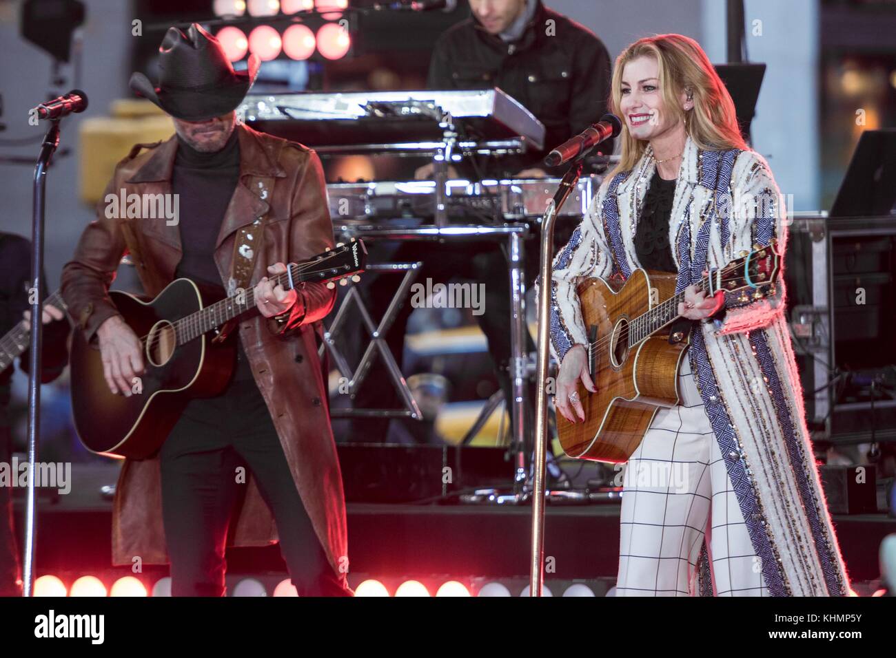 New York, NY, USA. 17th Nov, 2017. Tim McGraw, Faith Hill on stage for ...