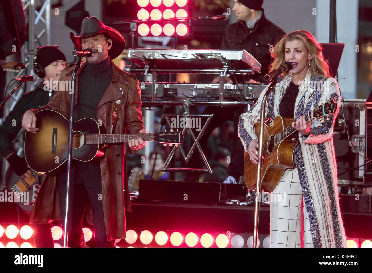 New York, NY, USA. 17th Nov, 2017. Tim McGraw, Faith Hill on stage for ...