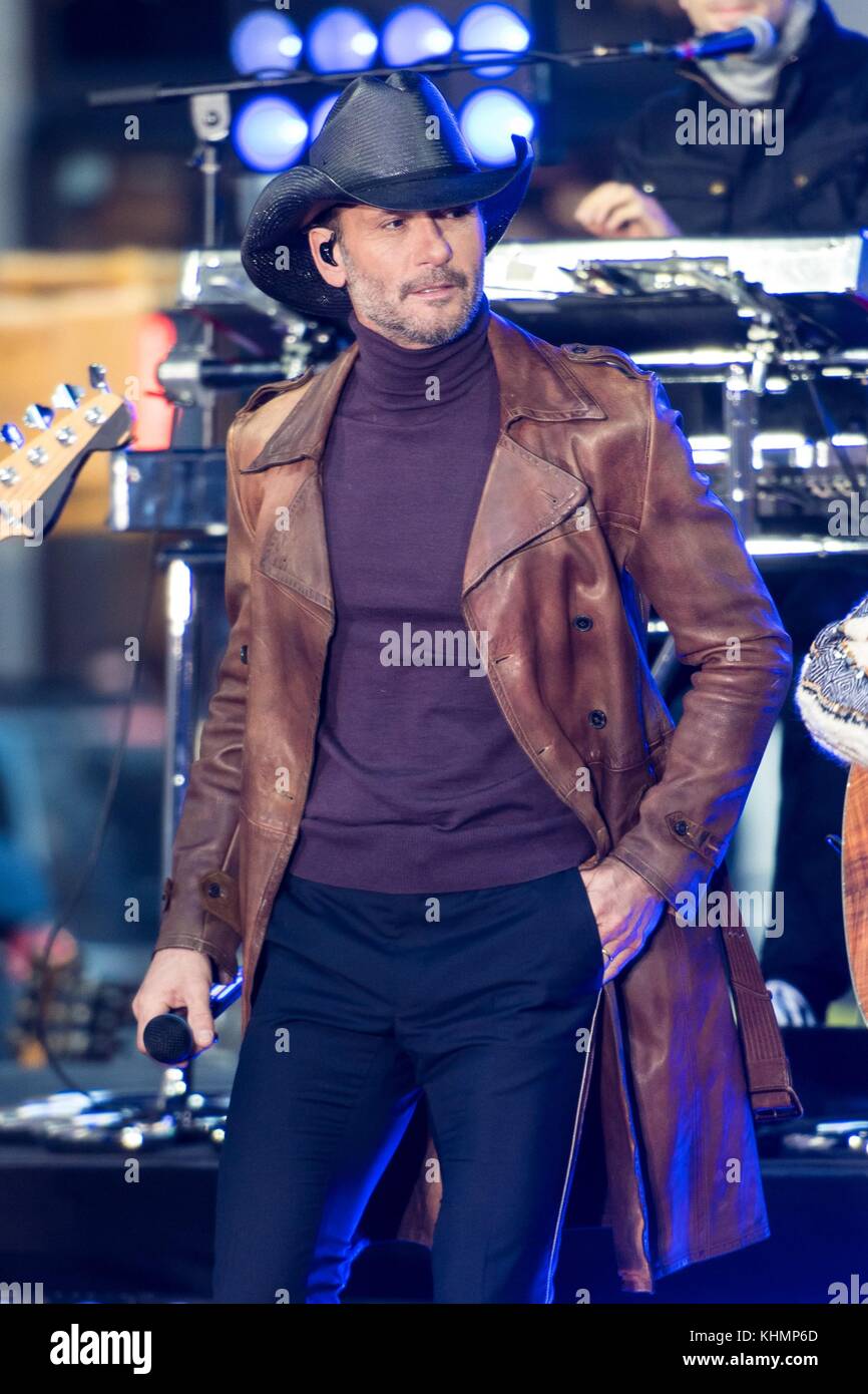 New York, NY, USA. 17th Nov, 2017. Tim McGraw on stage for NBC Today ...