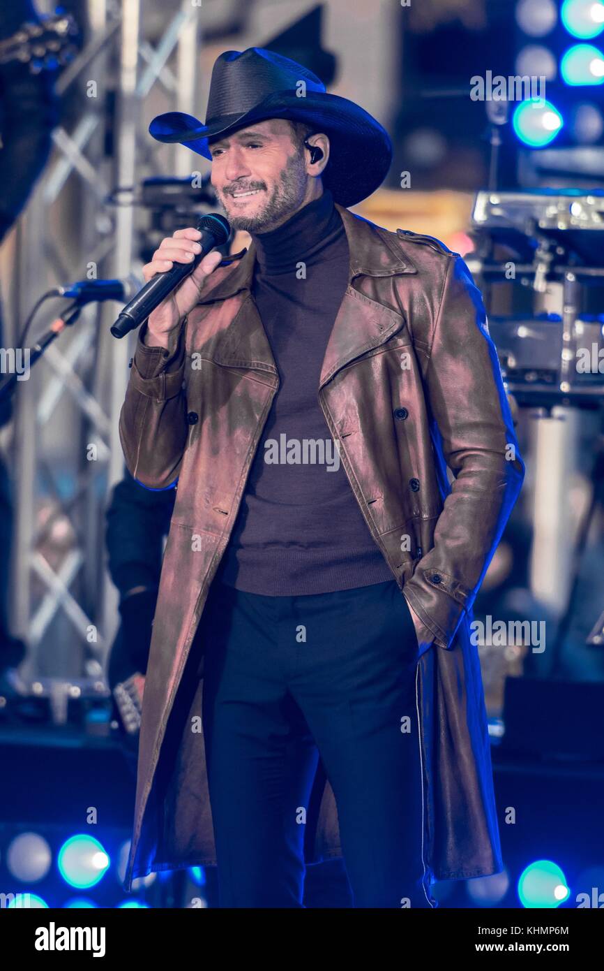New York, NY, USA. 17th Nov, 2017. Tim McGraw on stage for NBC Today ...