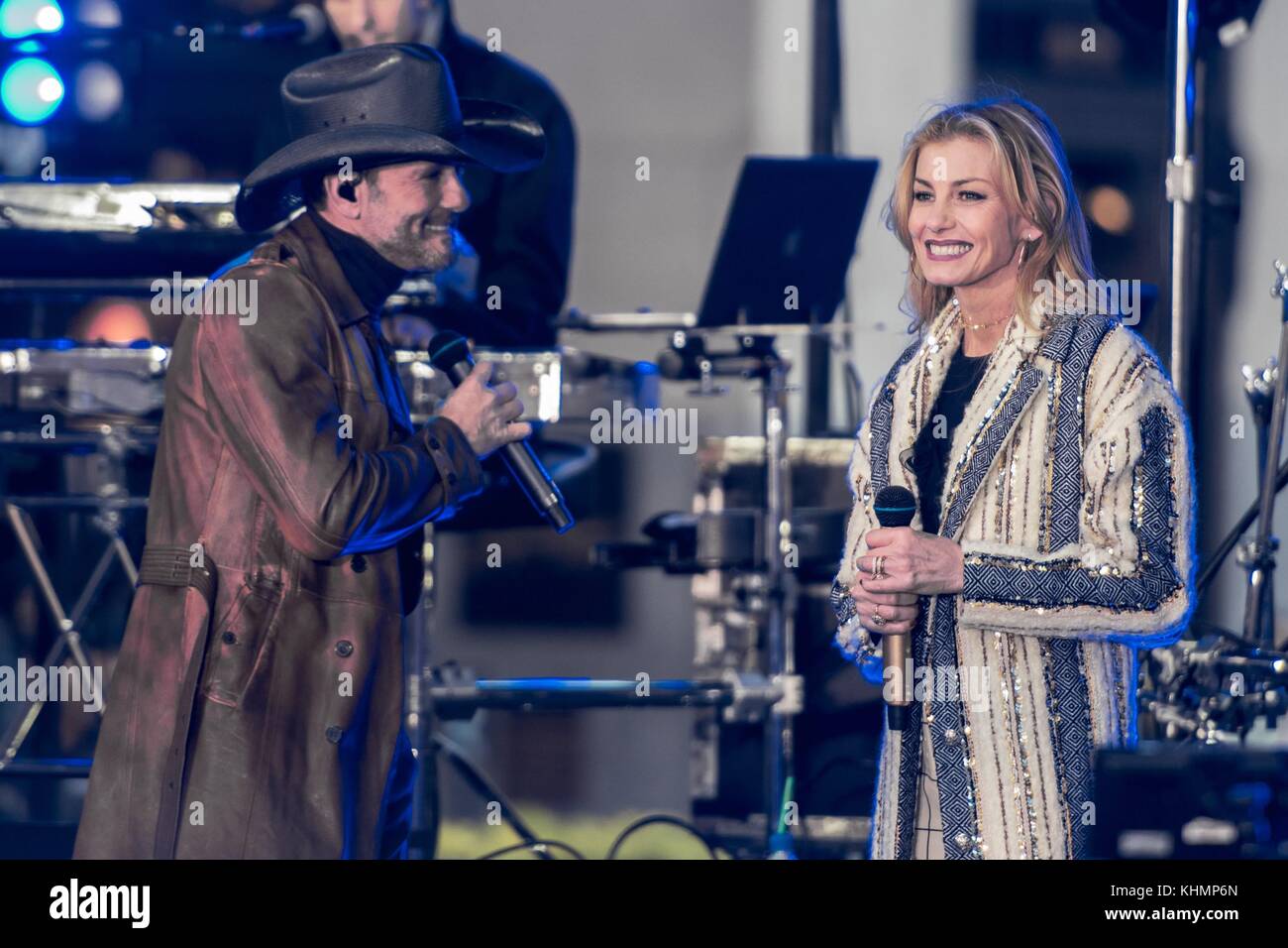 New York, NY, USA. 17th Nov, 2017. Tim McGraw, Faith Hill on stage for ...