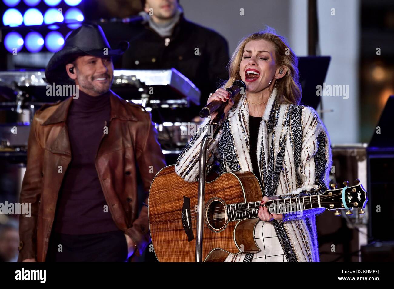 New York, NY, USA. 17th Nov, 2017. Tim McGraw, Faith Hill on stage for ...