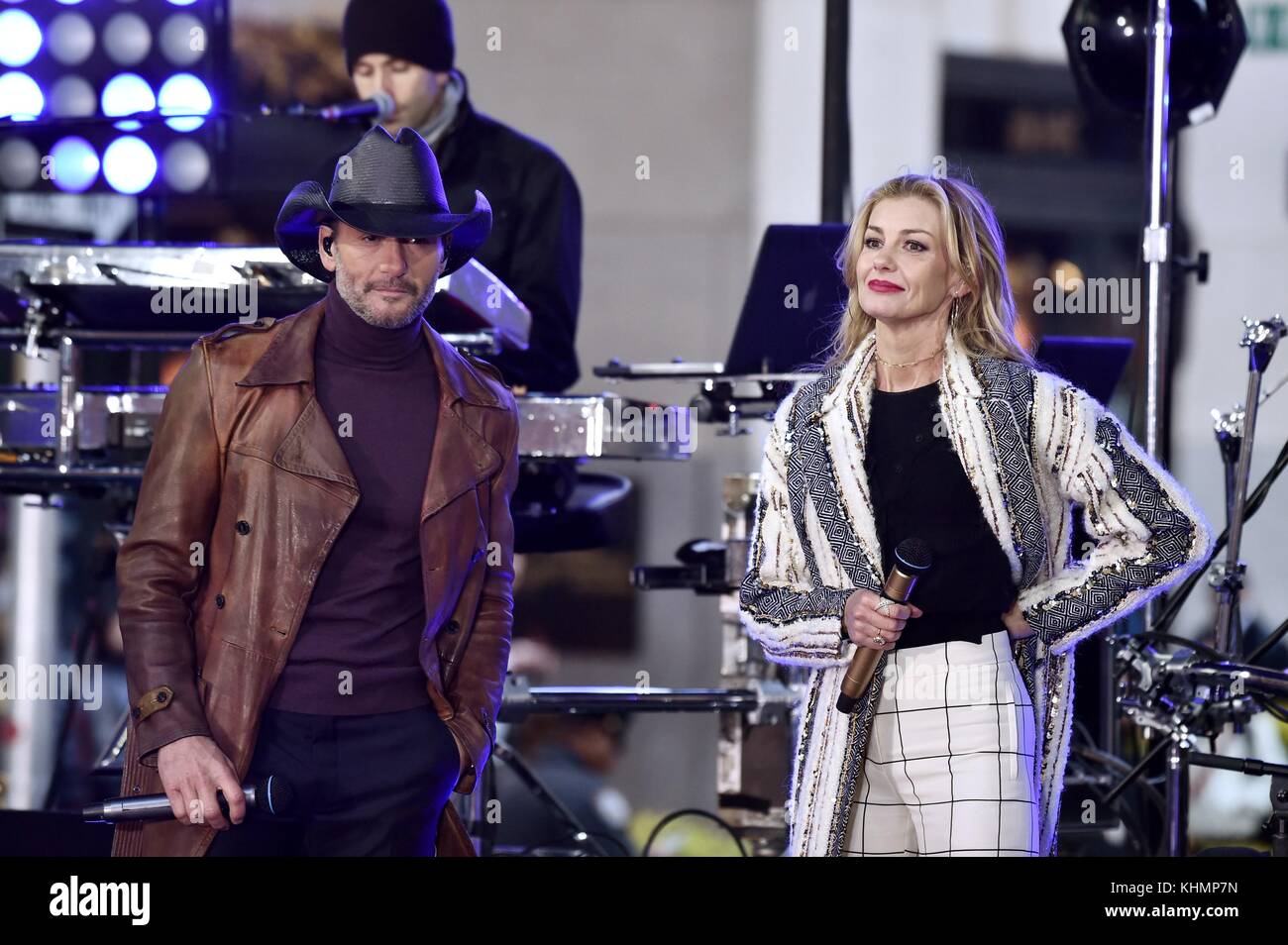 New York, NY, USA. 17th Nov, 2017. Tim McGraw, Faith Hill on stage for ...