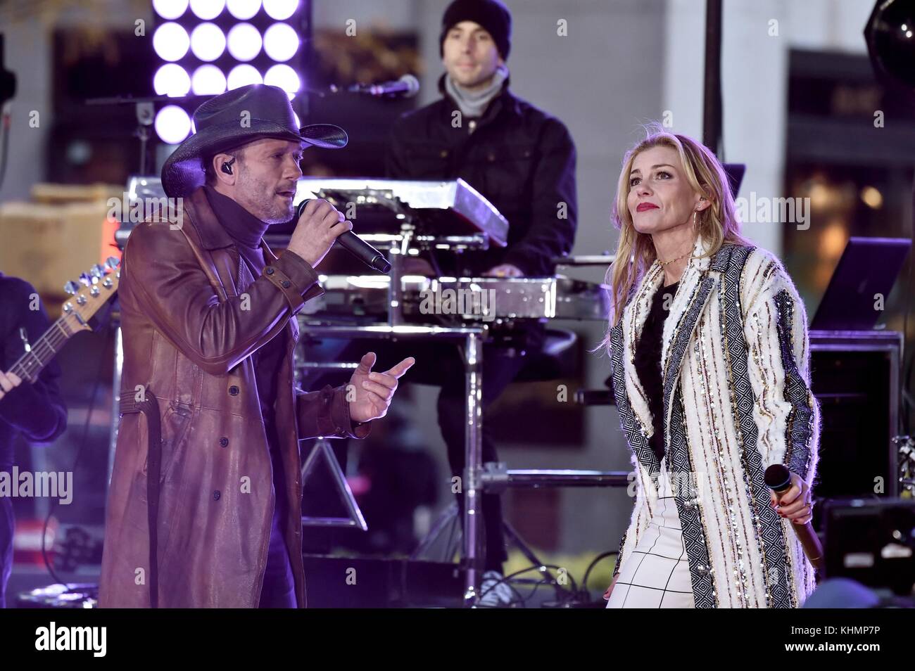 New York, NY, USA. 17th Nov, 2017. Tim McGraw, Faith Hill on stage for ...