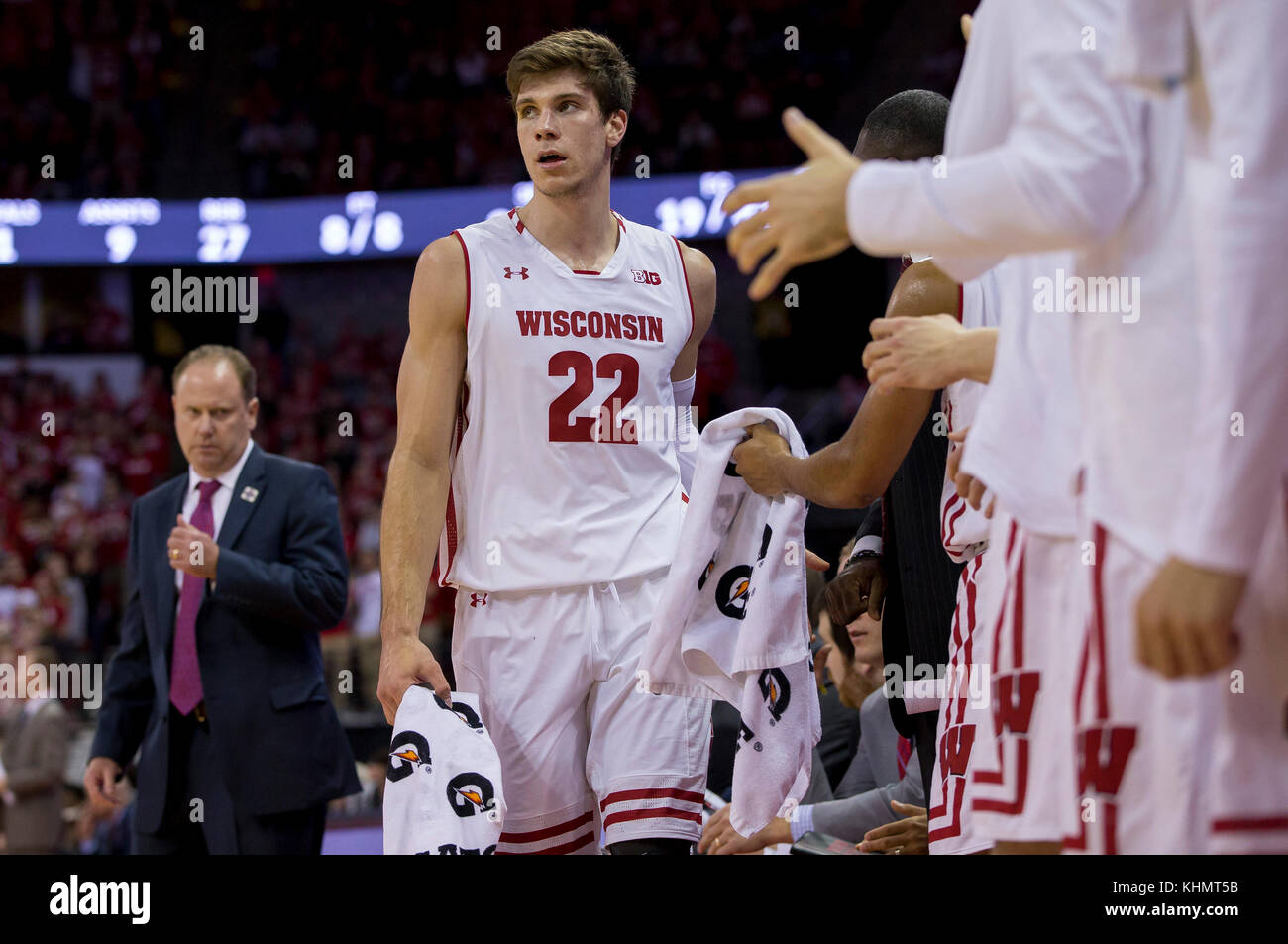 Madison, WI, USA. 16th Nov, 2017. Wisconsin Badgers forward Ethan Happ ...