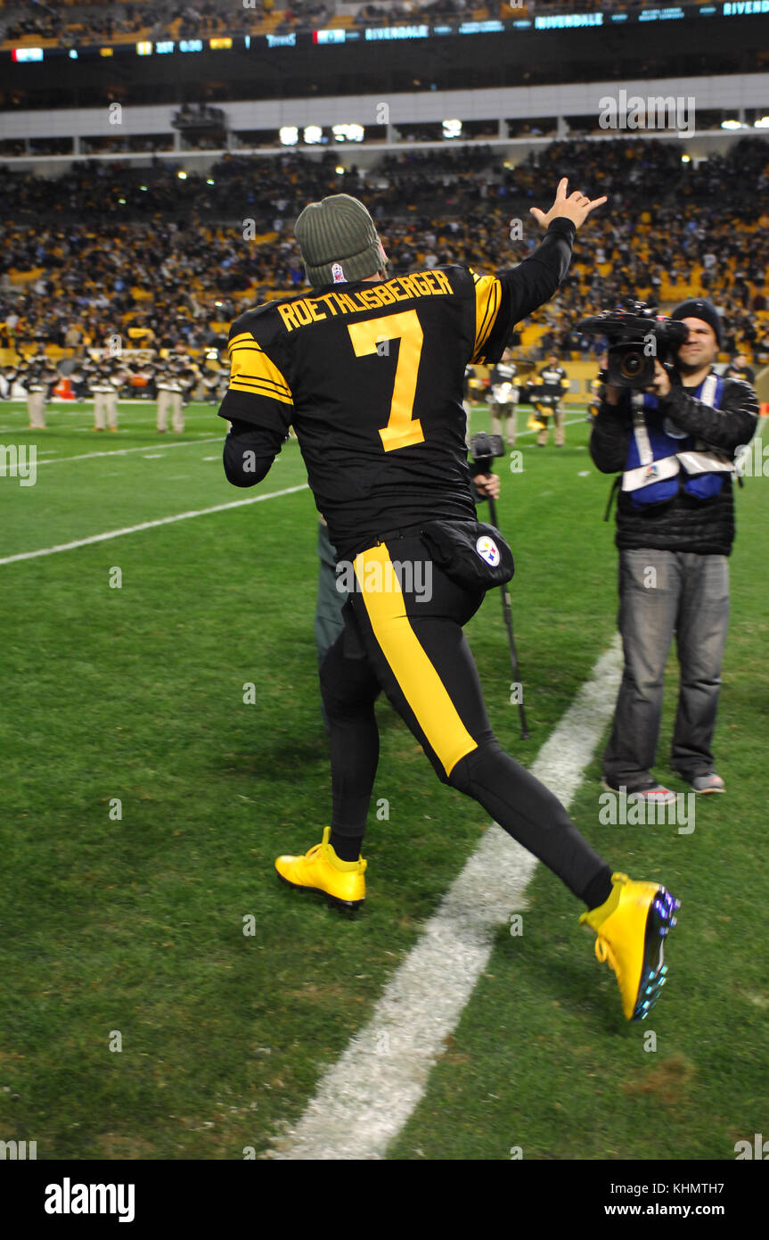 Pittsburgh, PA, USA. 16th Nov, 2017. Steelers Ben Roethlisberger #7 ...