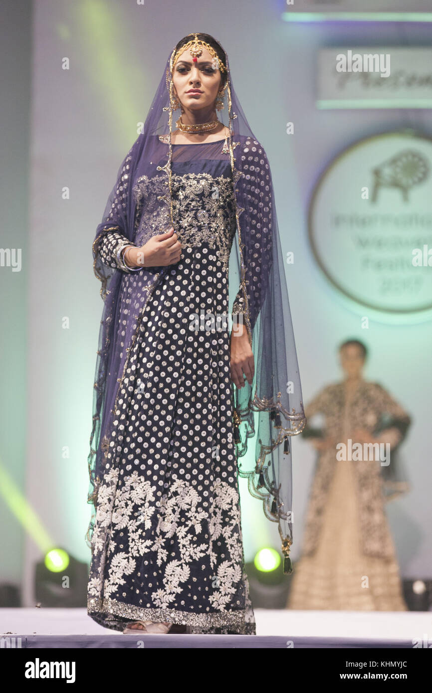 November 17, 2017 - Dhaka, Bangladesh - Bangladeshi models display ...