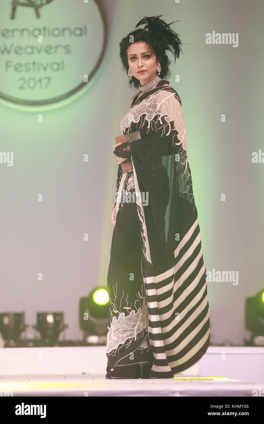 Dhaka, Bangladesh. 17th Nov, 2017. Bangladeshi models display cloths ...