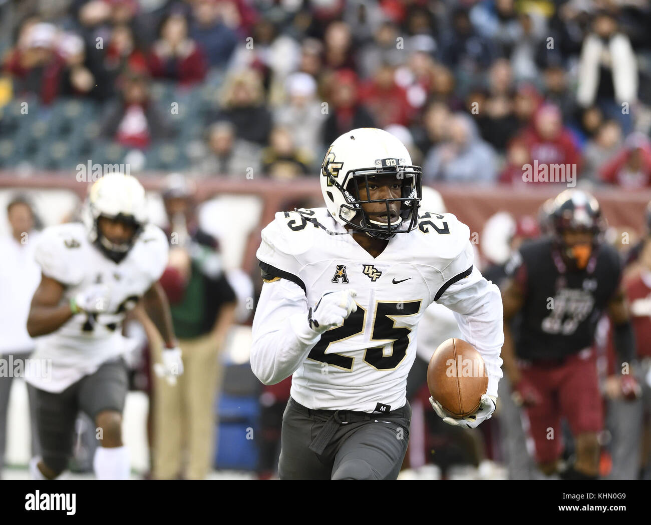 Philadelphia, Pennsylvania, USA. 18th Nov, 2017. UCF'S Safety, KYLE ...