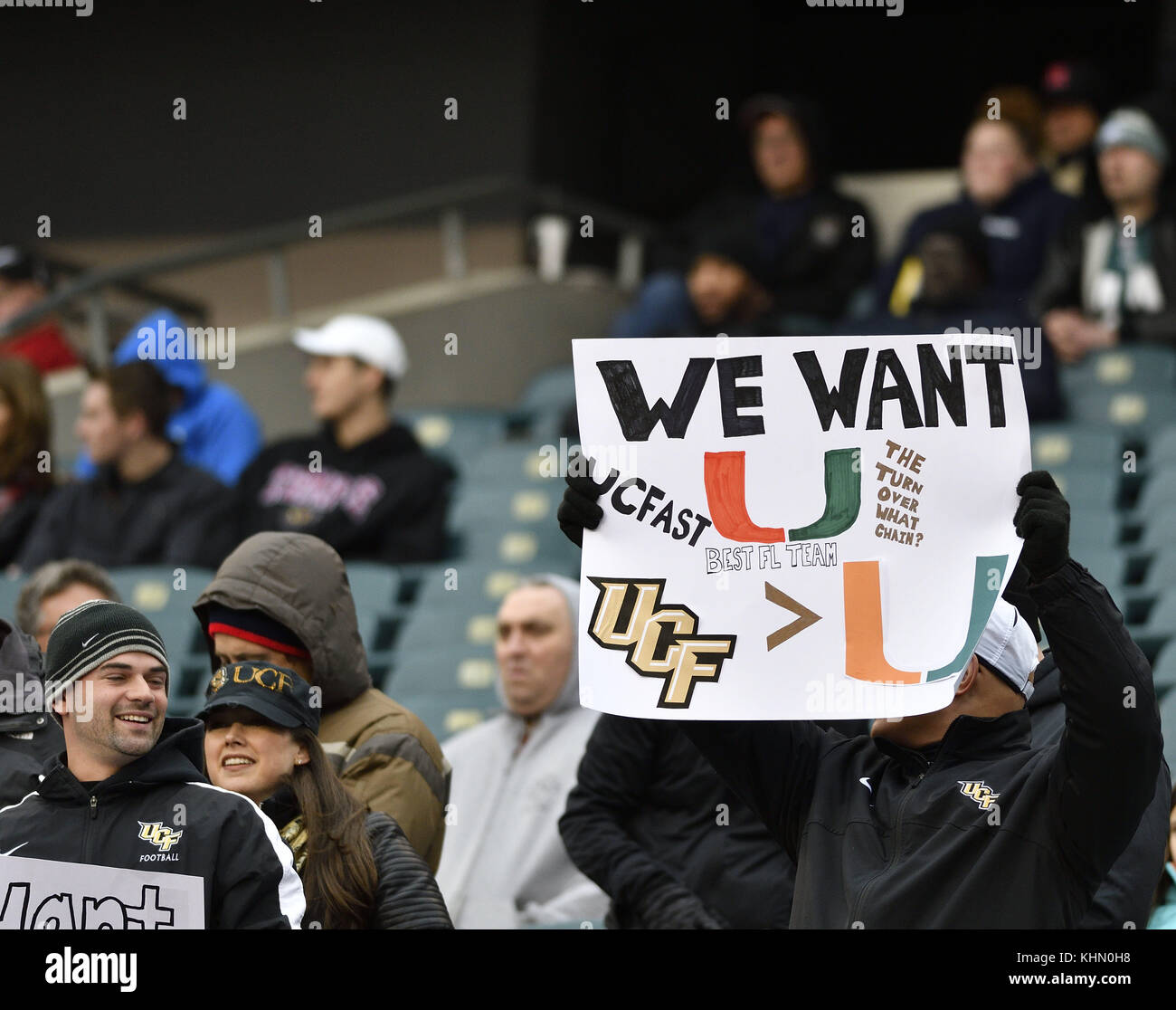 Philadelphia, Pennsylvania, USA. 18th Nov, 2017. UCF'S fans want the 'U ...