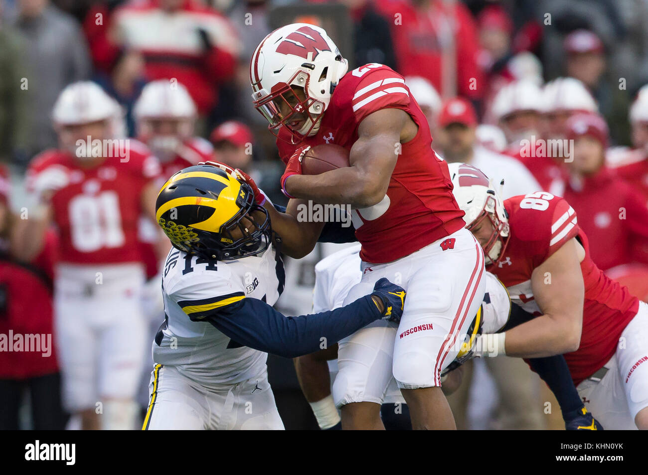 Madison, WI, USA. 18th Nov, 2017. Wisconsin Badgers running back ...