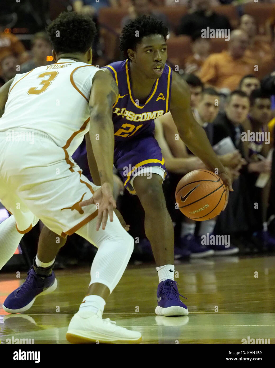 Halftime. 18th Nov, 2017. Kenny Cooper #21 of the Lipscomb Bison in ...