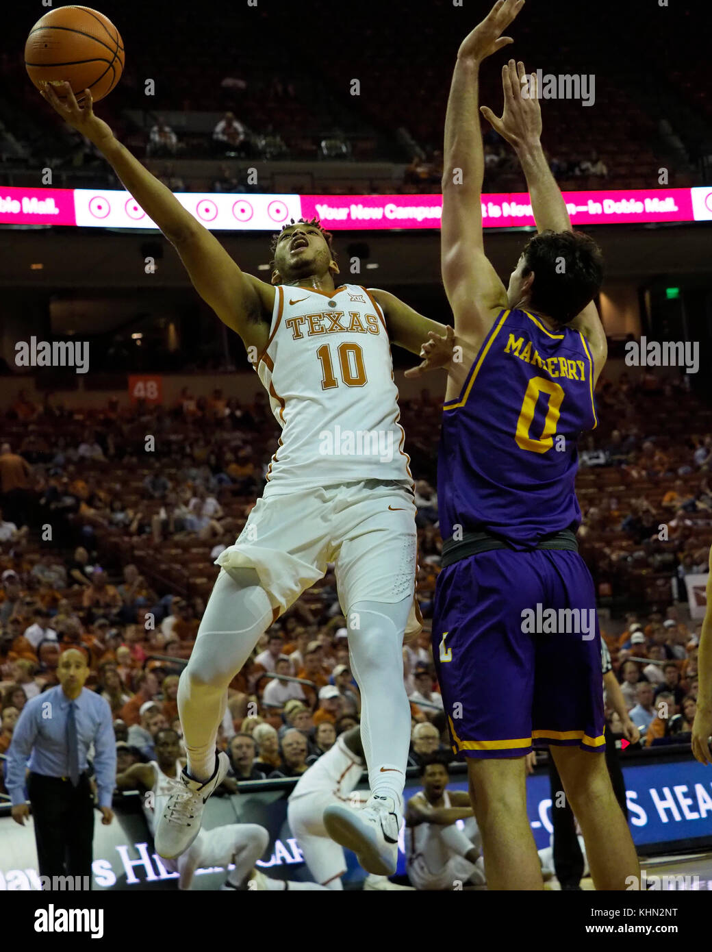 Nov 18, 2017. Eric Davis Jr #10 of the Texas Longhorns in action vs the ...