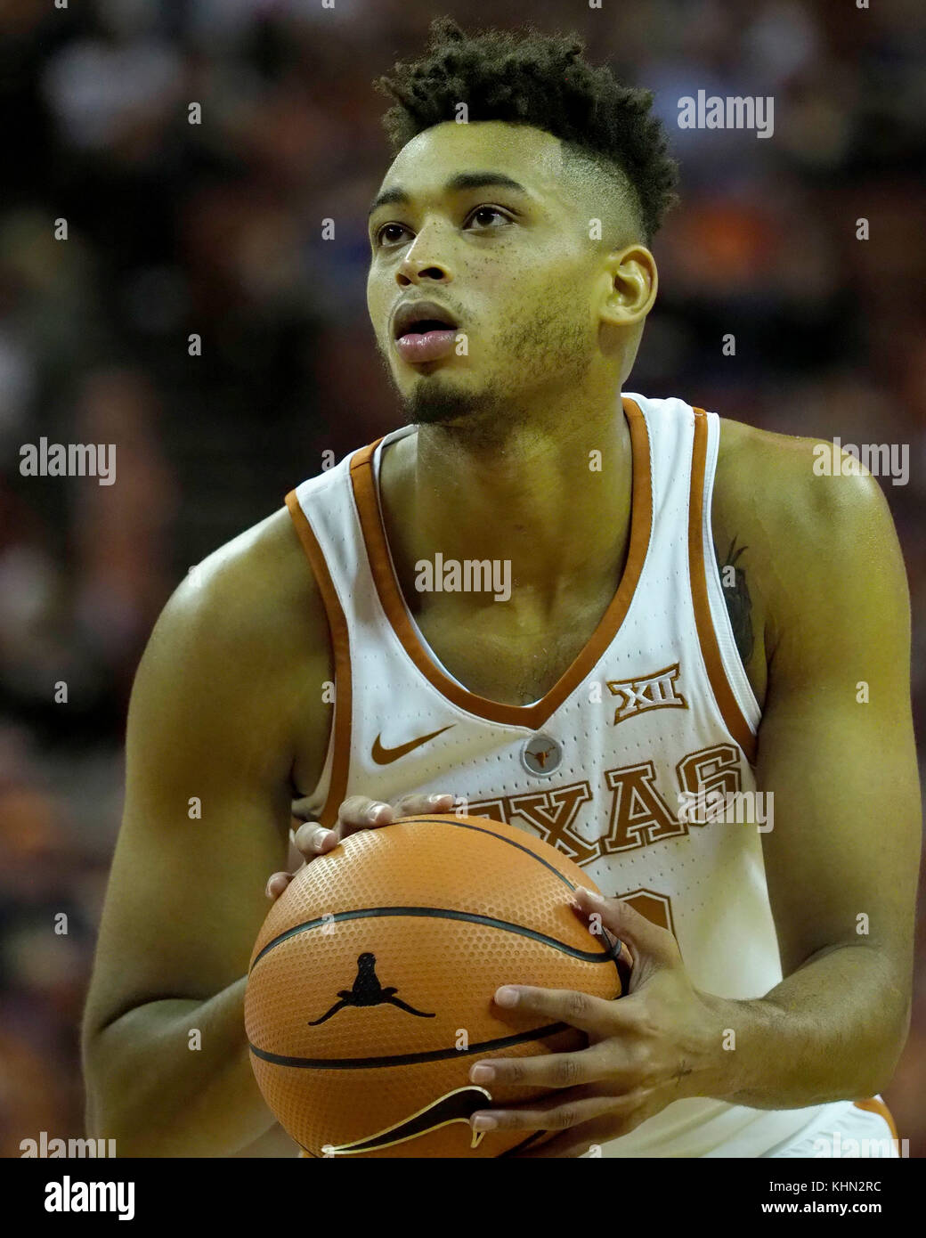 Nov 18, 2017. Eric Davis Jr #10 of the Texas Longhorns in action vs the ...