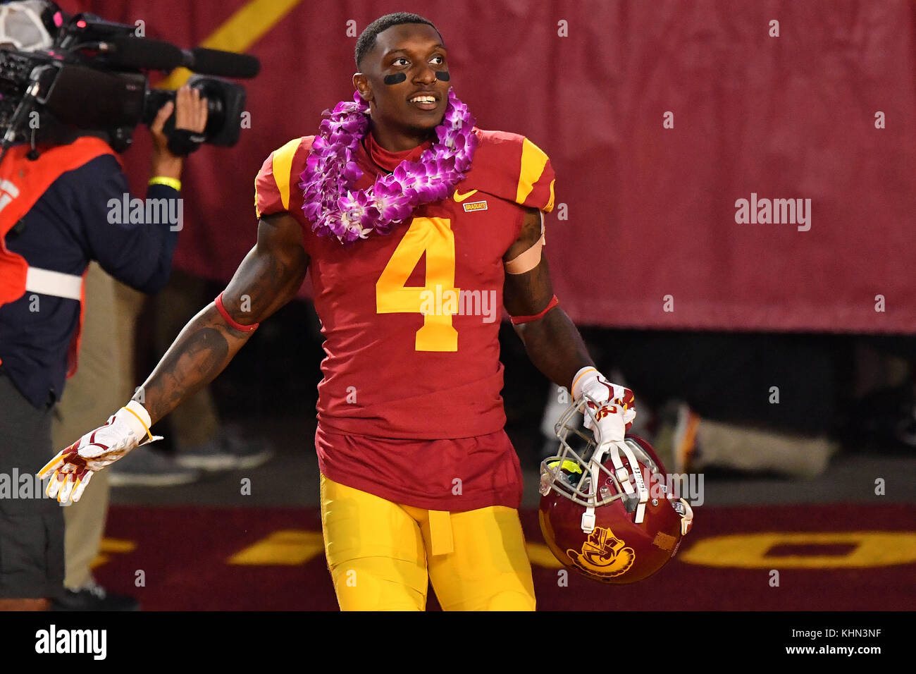 Los Angeles, CA, USA. 18th Nov, 2017. USC Trojans wide receiver Steven ...