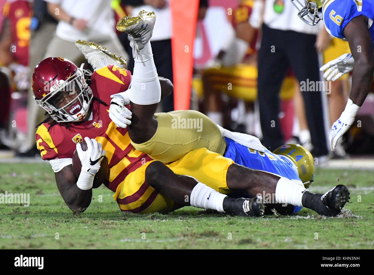 Los Angeles, CA, USA. 18th Nov, 2017. USC Trojans running back Ronald ...
