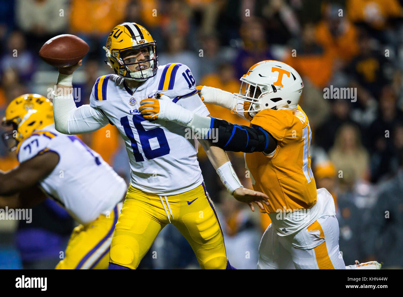 November 18, 2017: Danny Etling #16 of the LSU Tigers prepares to throw ...