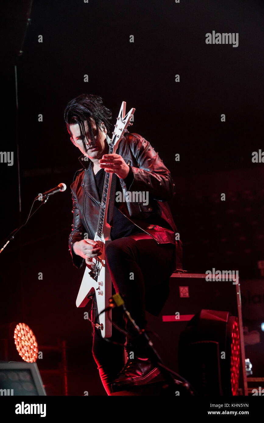 Assago, Italy. 18th Nov, 2017. Sascha Gerstner performs with Helloween ...