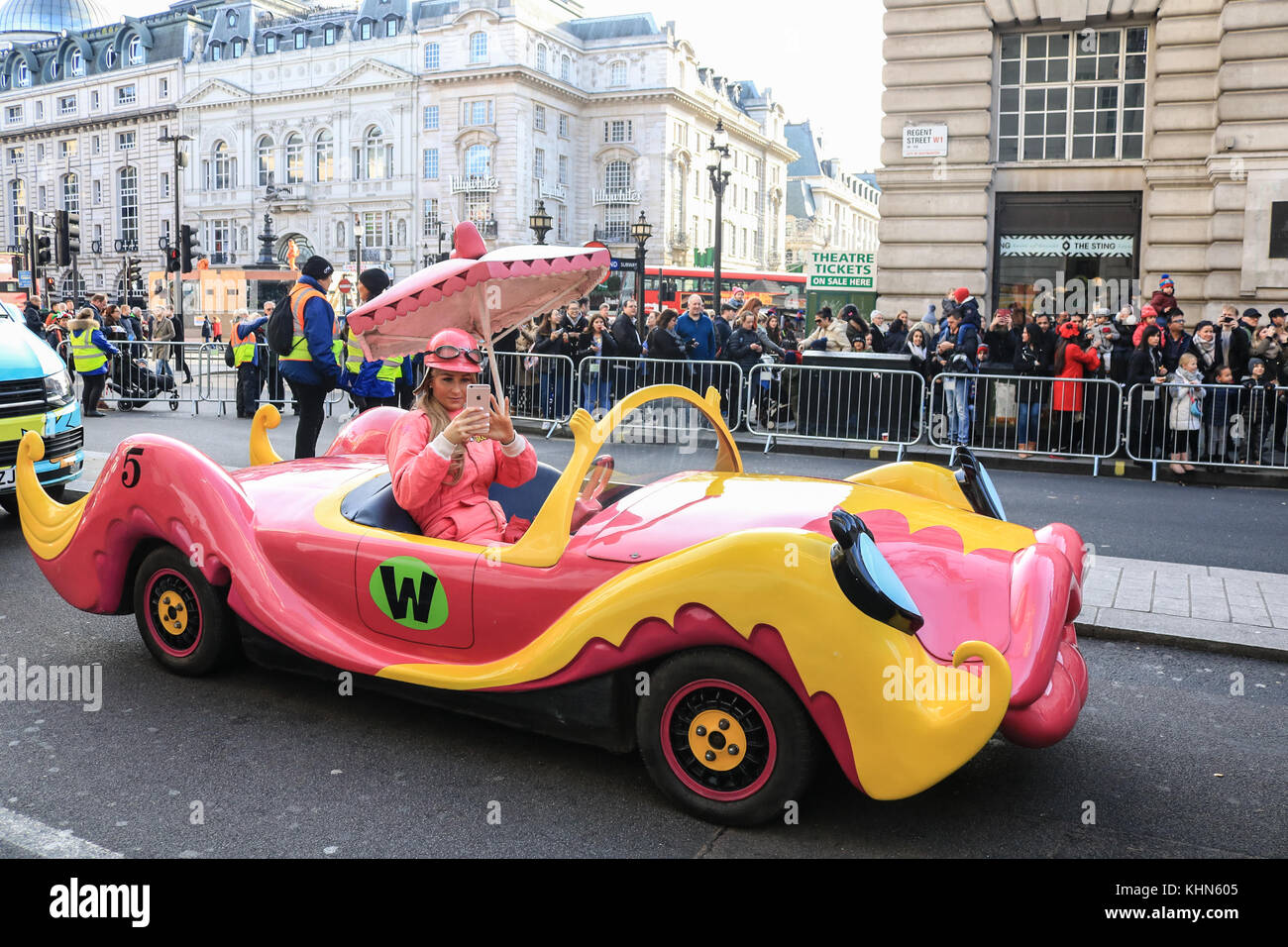 London UK. 19th November 2017. The annual Hamleys Christmas Toy Parade ...