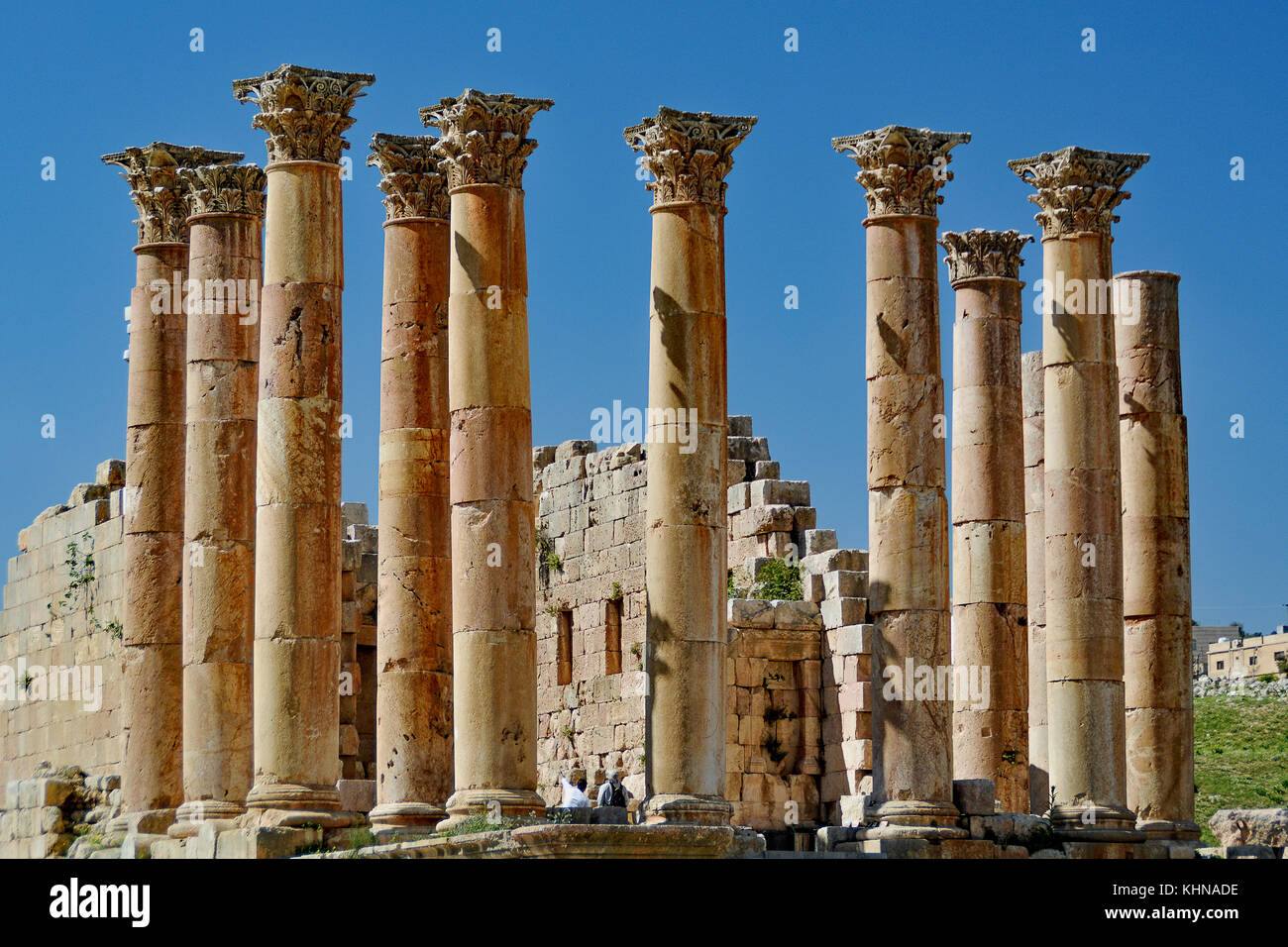 Jerash roman columns hi-res stock photography and images - Alamy