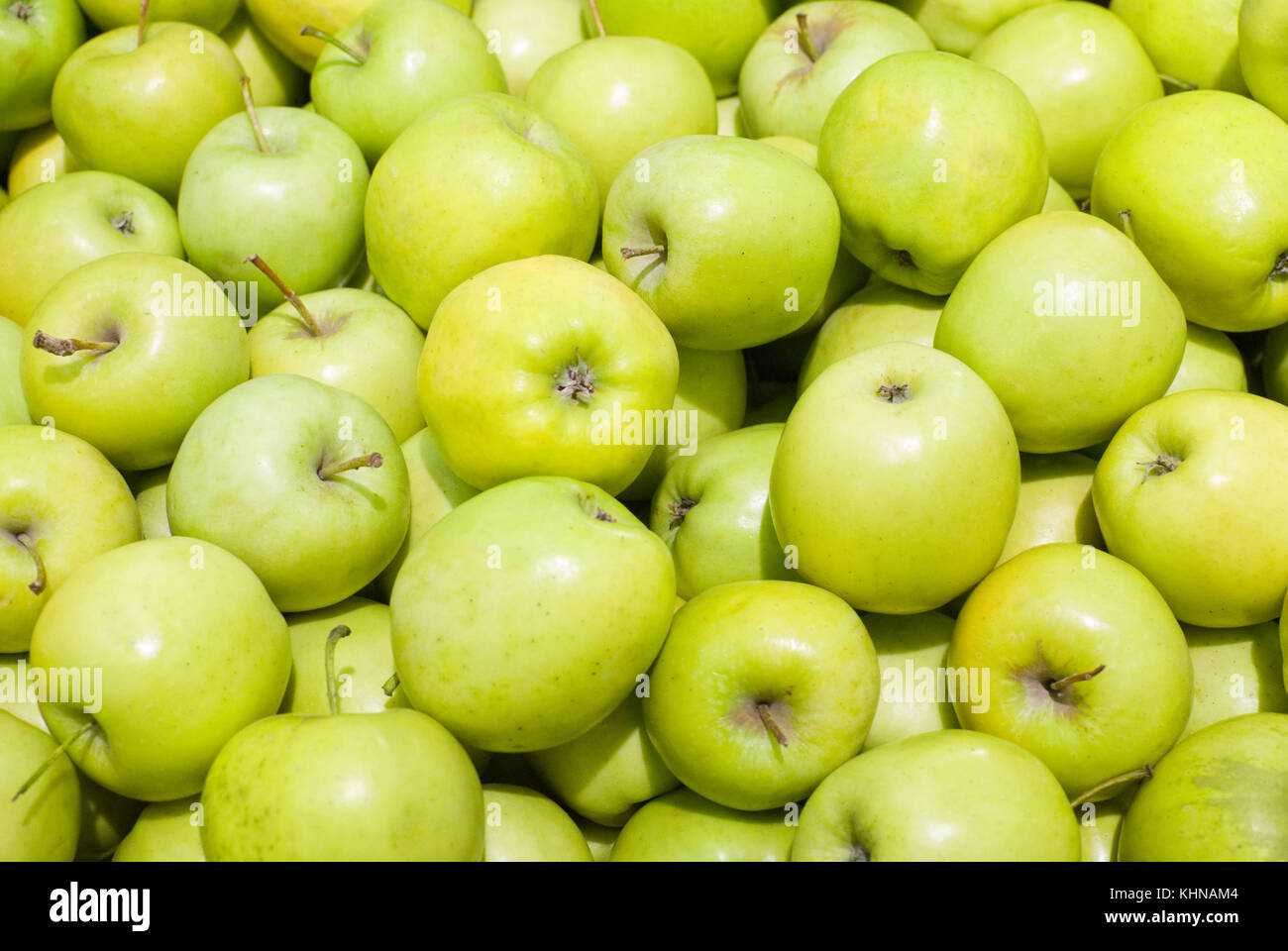 Background of green yellow apples Stock Photo - Alamy