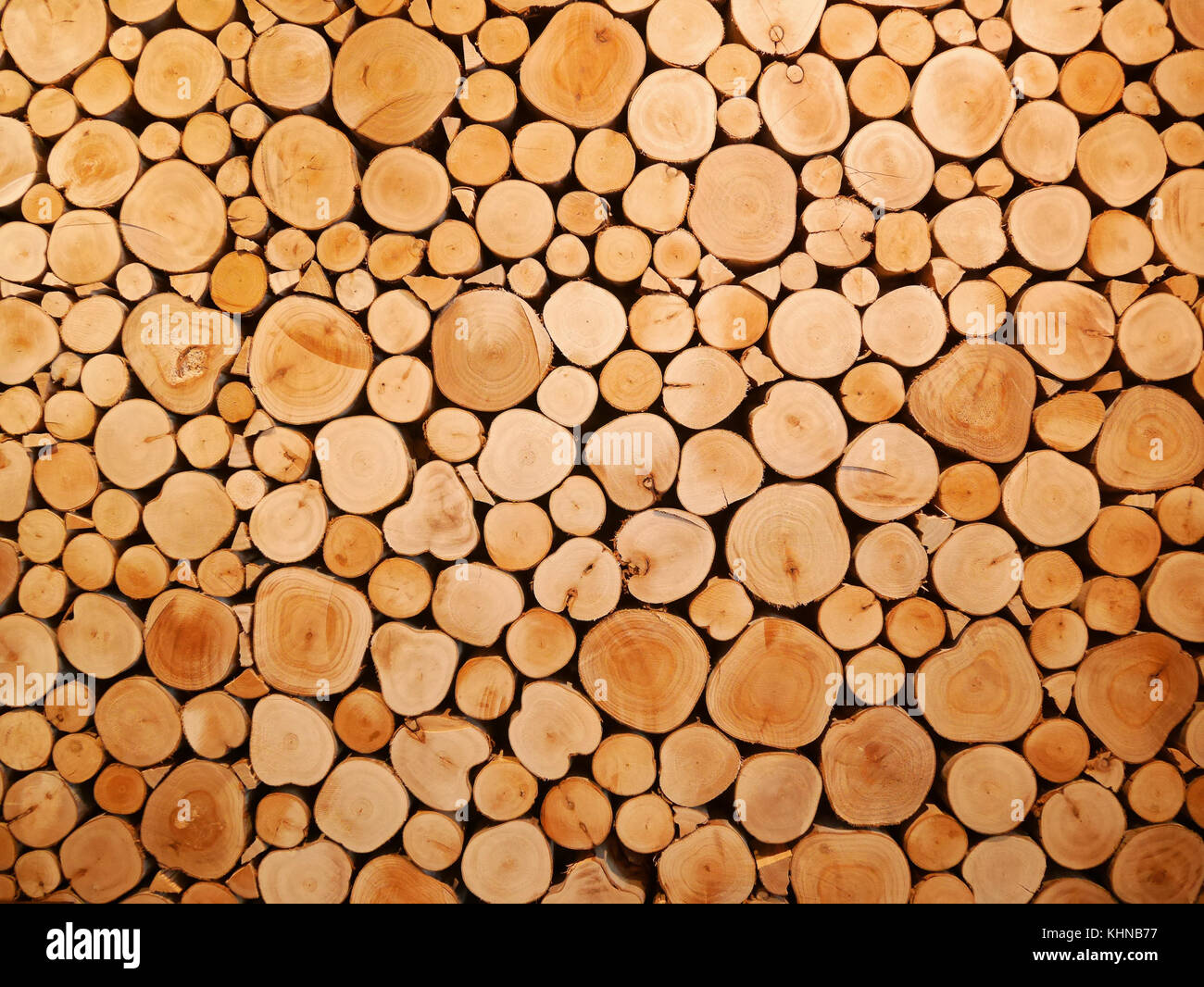 Horizontal cut timber wall Stock Photo - Alamy