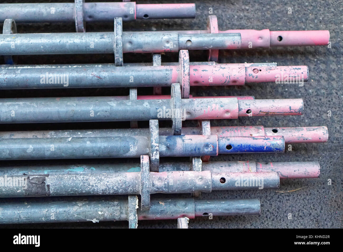 Scaffolding structure pipes at construction site Stock Photo - Alamy