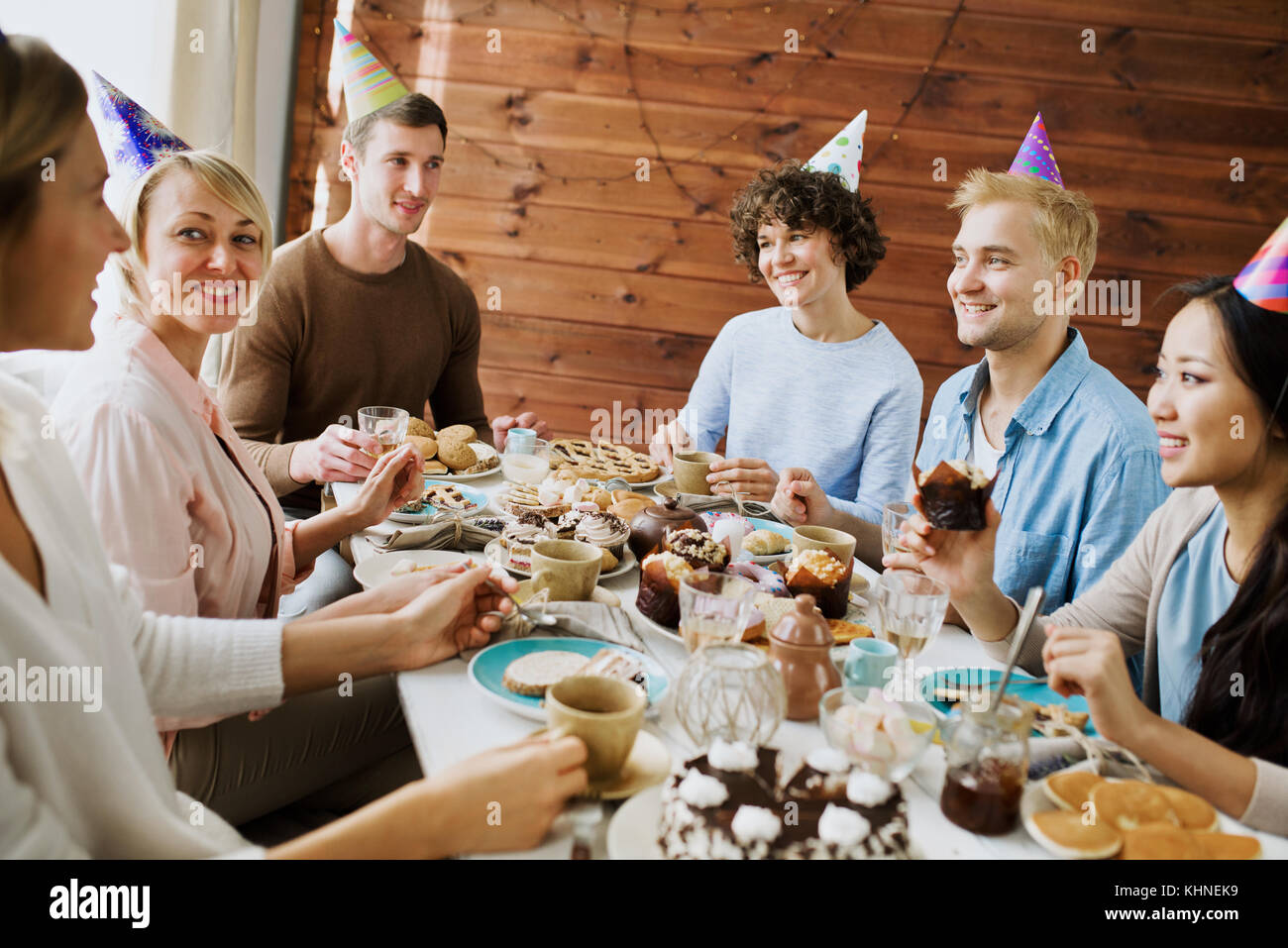 People friends gathered talking hi-res stock photography and images - Alamy