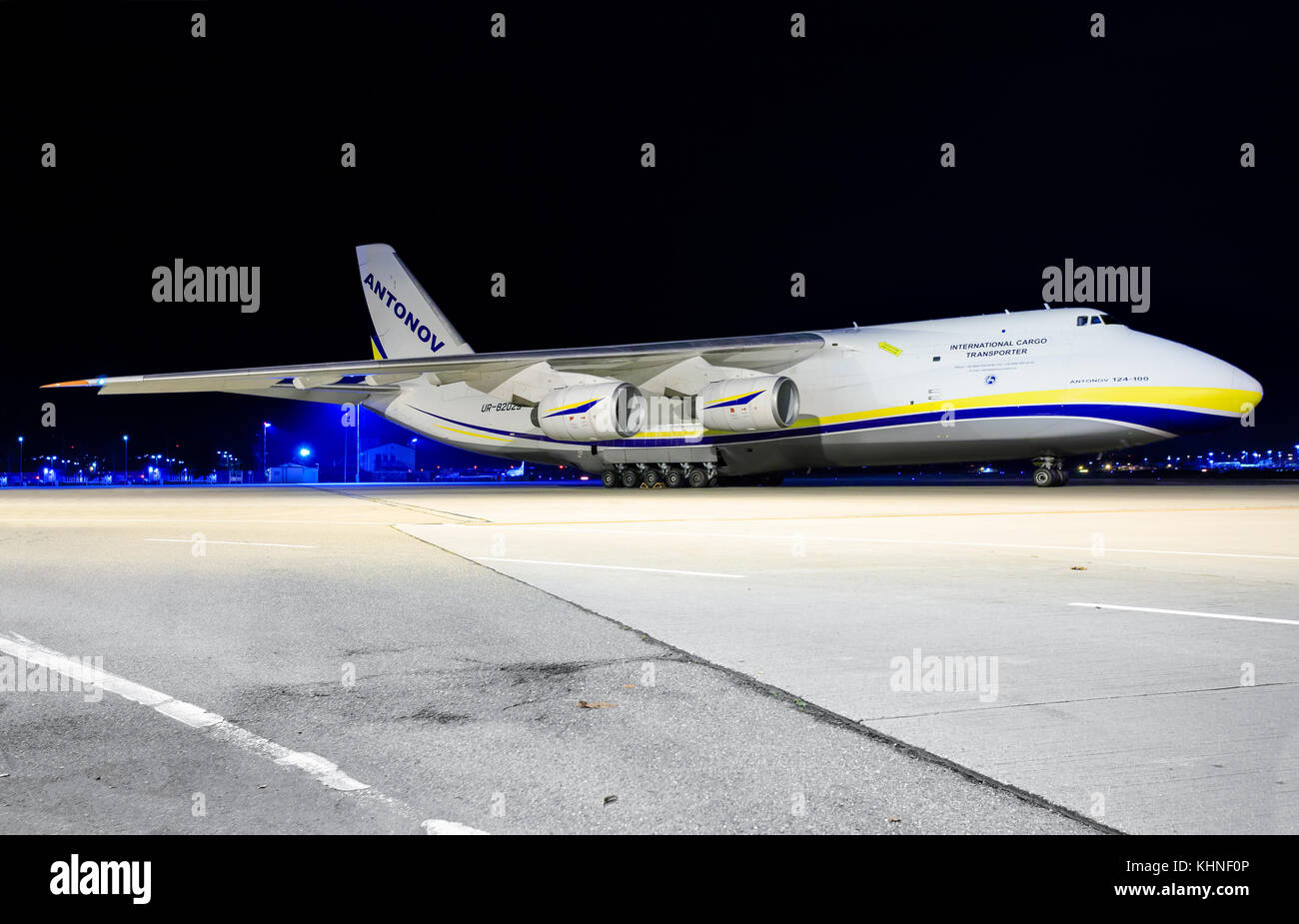Ilyushin il 76 air force hi-res stock photography and images - Alamy