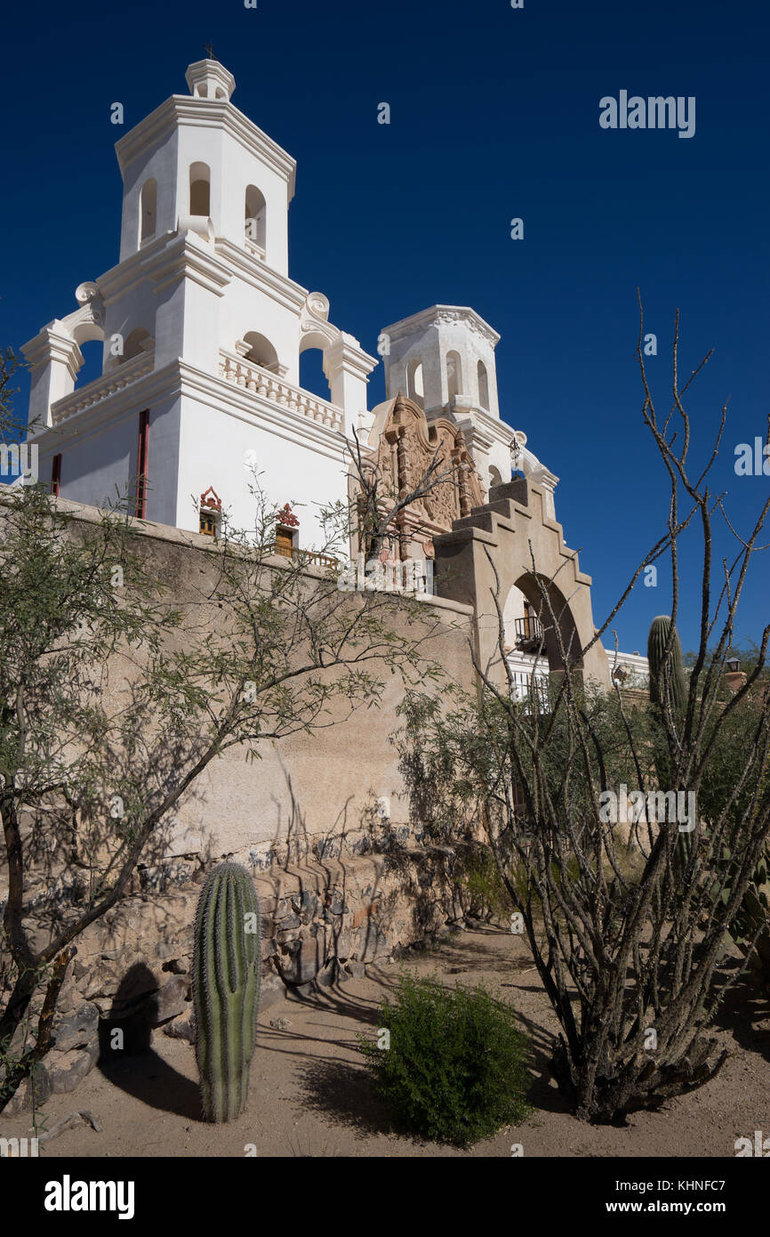 san xavier del bac mission in tucson arizona usa Stock Photo - Alamy