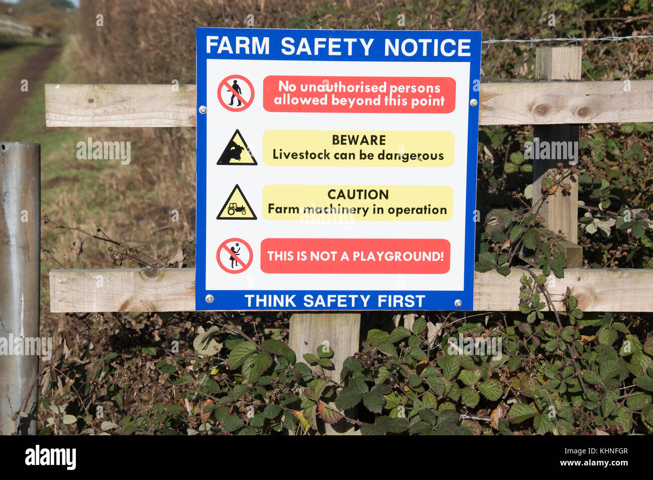 A farm safety warning in Iver Heath, Buckinghamshire Stock Photo - Alamy