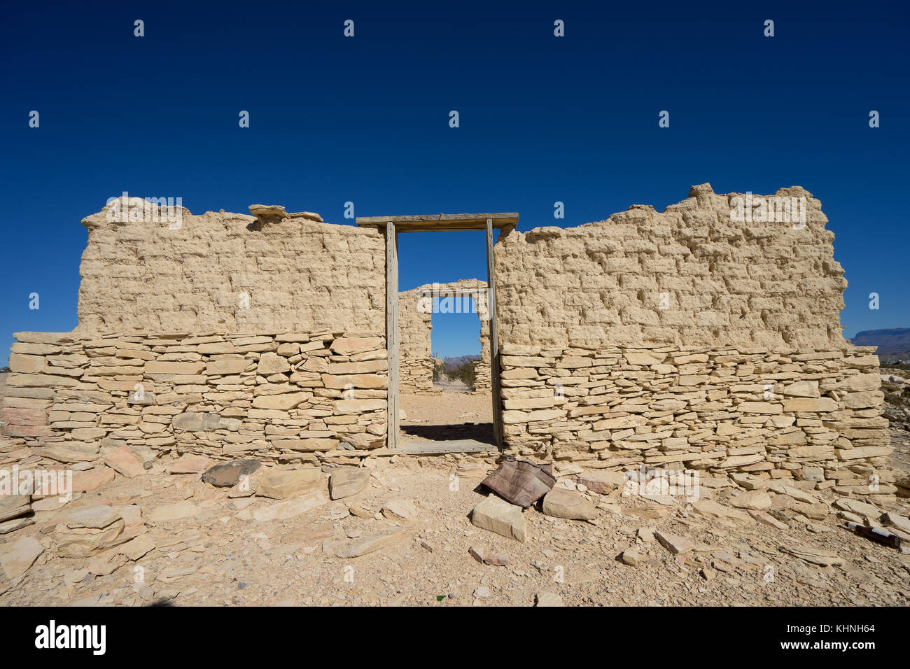 abandoned stone shack in Terlingua Texas Stock Photo - Alamy