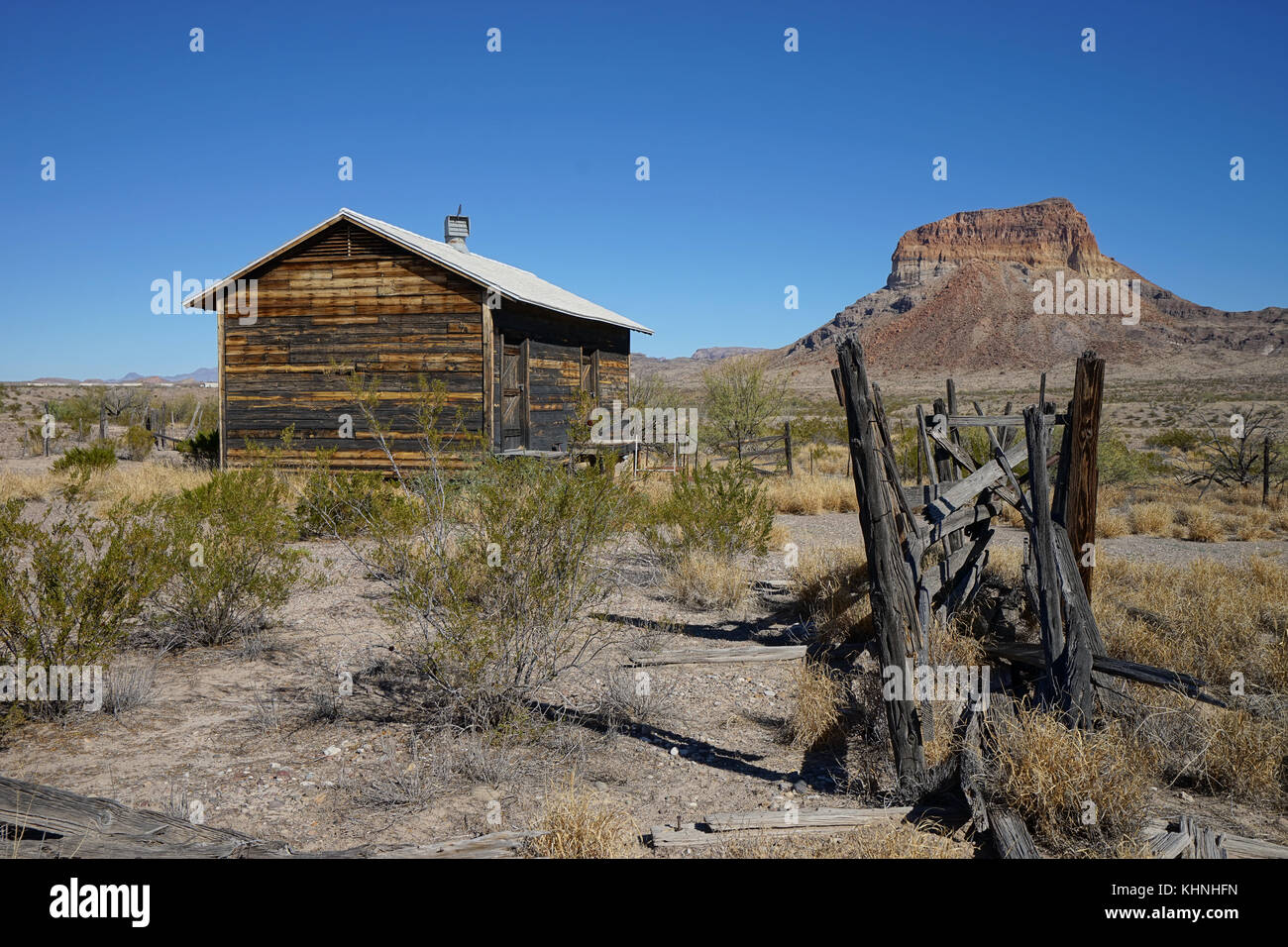 old shack in desert setting in big bend texas usa Stock Photo - Alamy