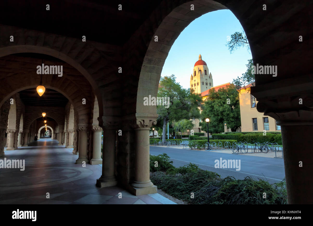 Structure of the Stanford main campus hallway, with the view of the ...