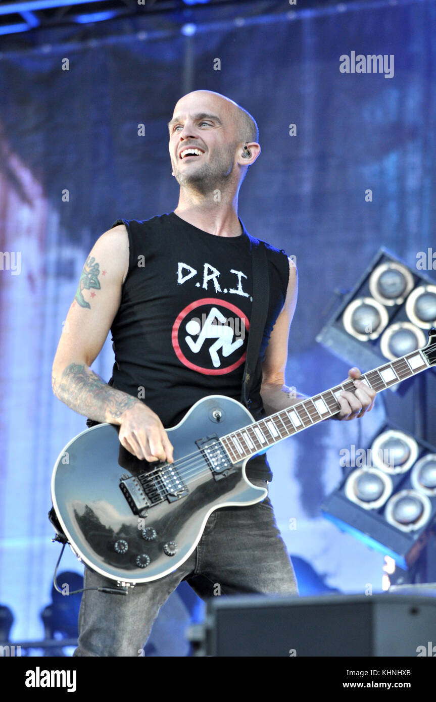 Brandon barnes drums hi-res stock photography and images - Alamy