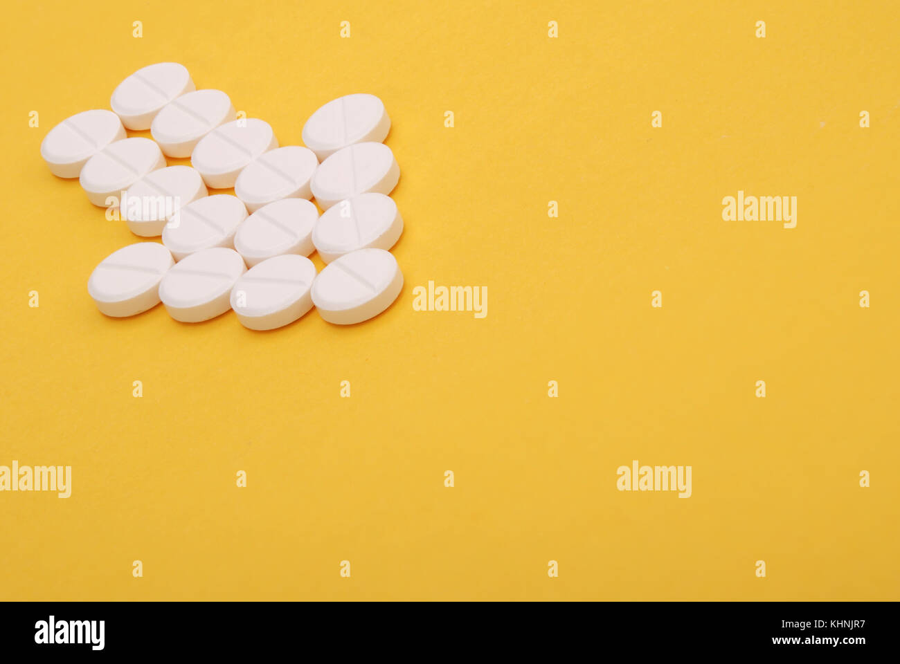 Vitamin pills arrow hi-res stock photography and images - Alamy
