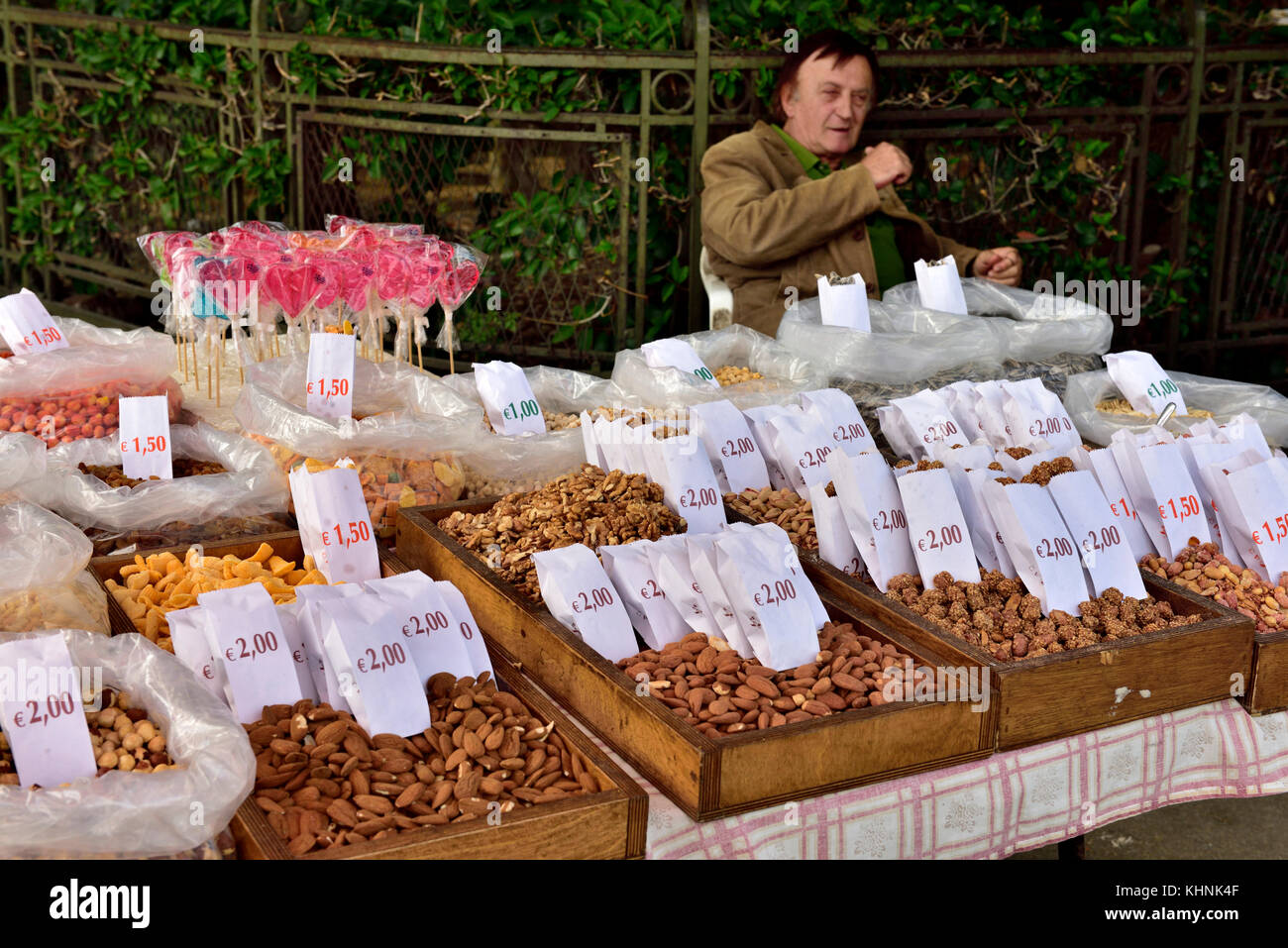 Greek food stall hi-res stock photography and images - Alamy