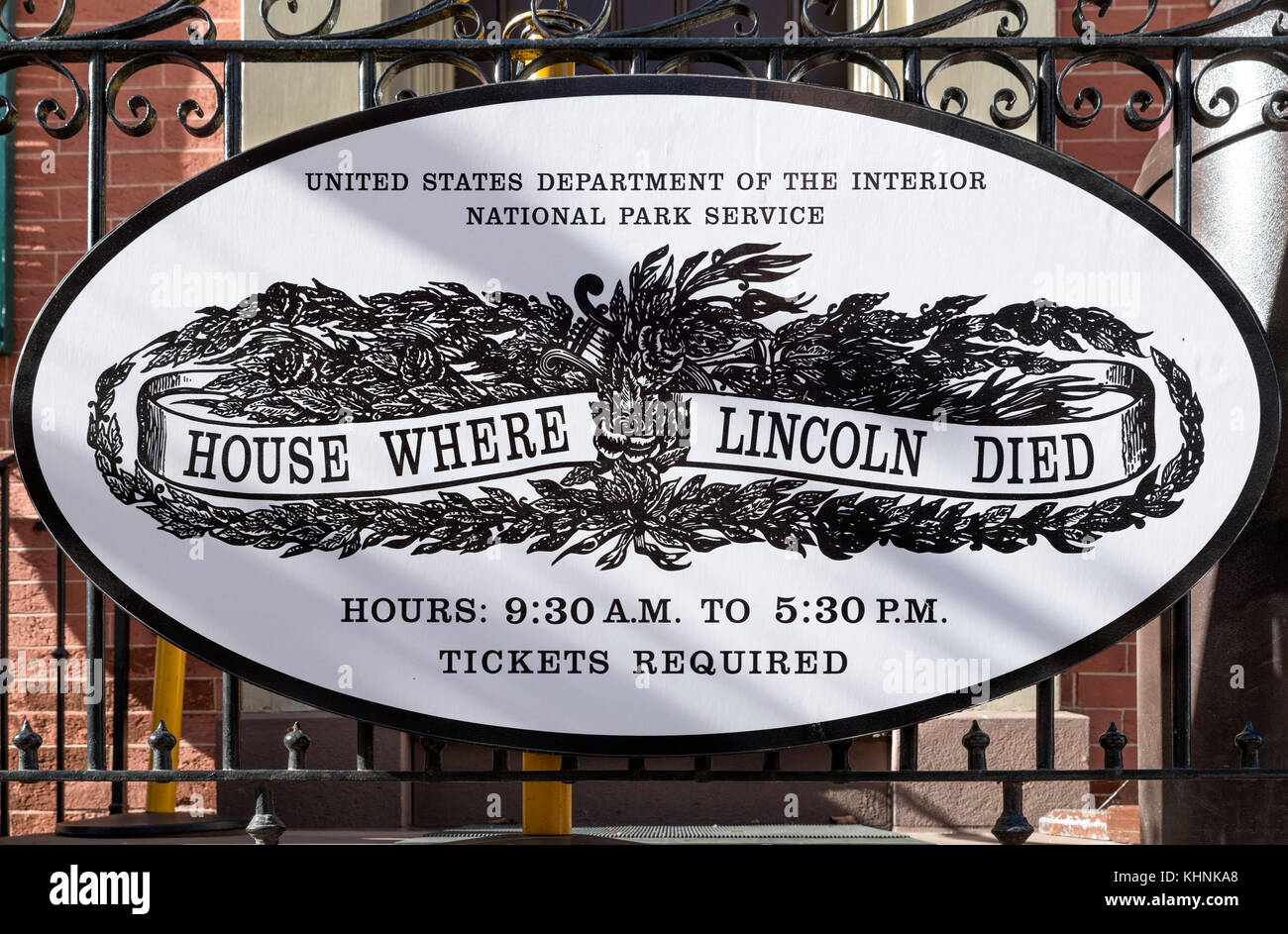 Plaque outside the Petersen House, where Abraham Lincoln died on April ...