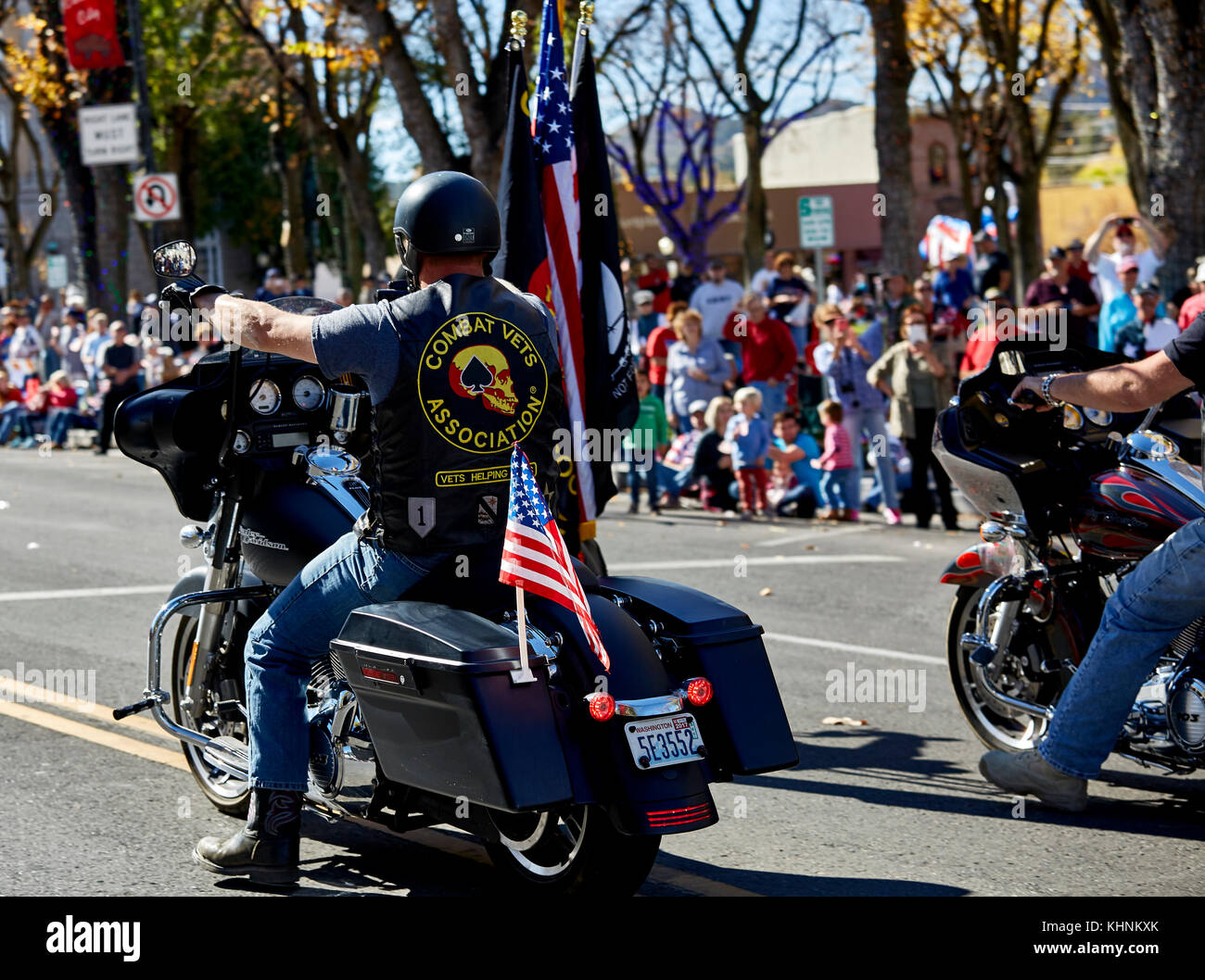 Patriotic float children american flag hi-res stock photography and ...