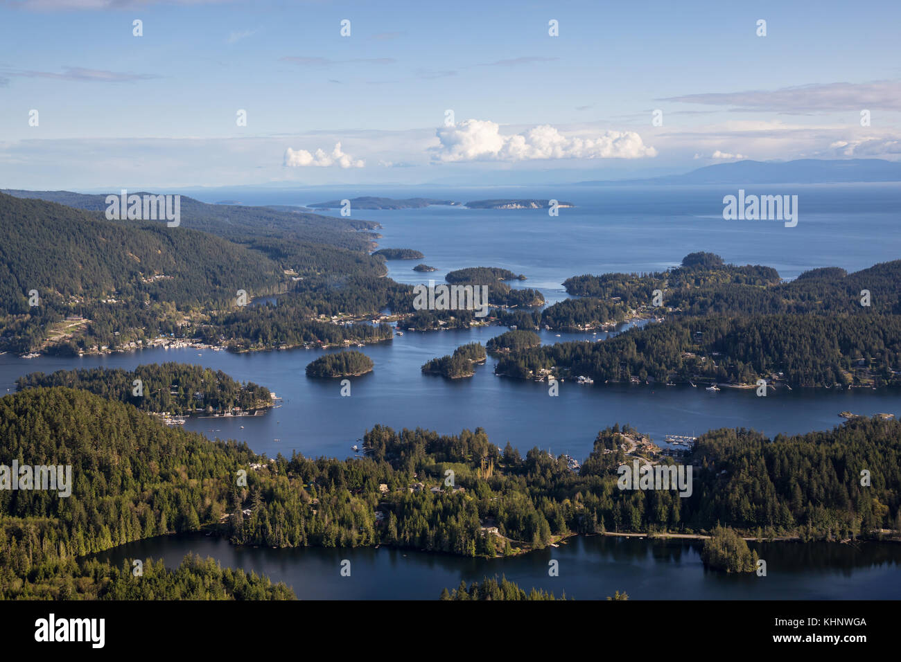 Hotel Lake and Pender Harbour in Sunshine Coast, British Columbia ...