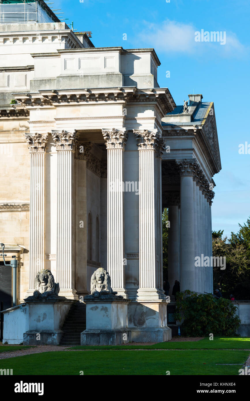 The Fitzwilliam Museum, Trumpington Street, Cambridge, England, UK ...