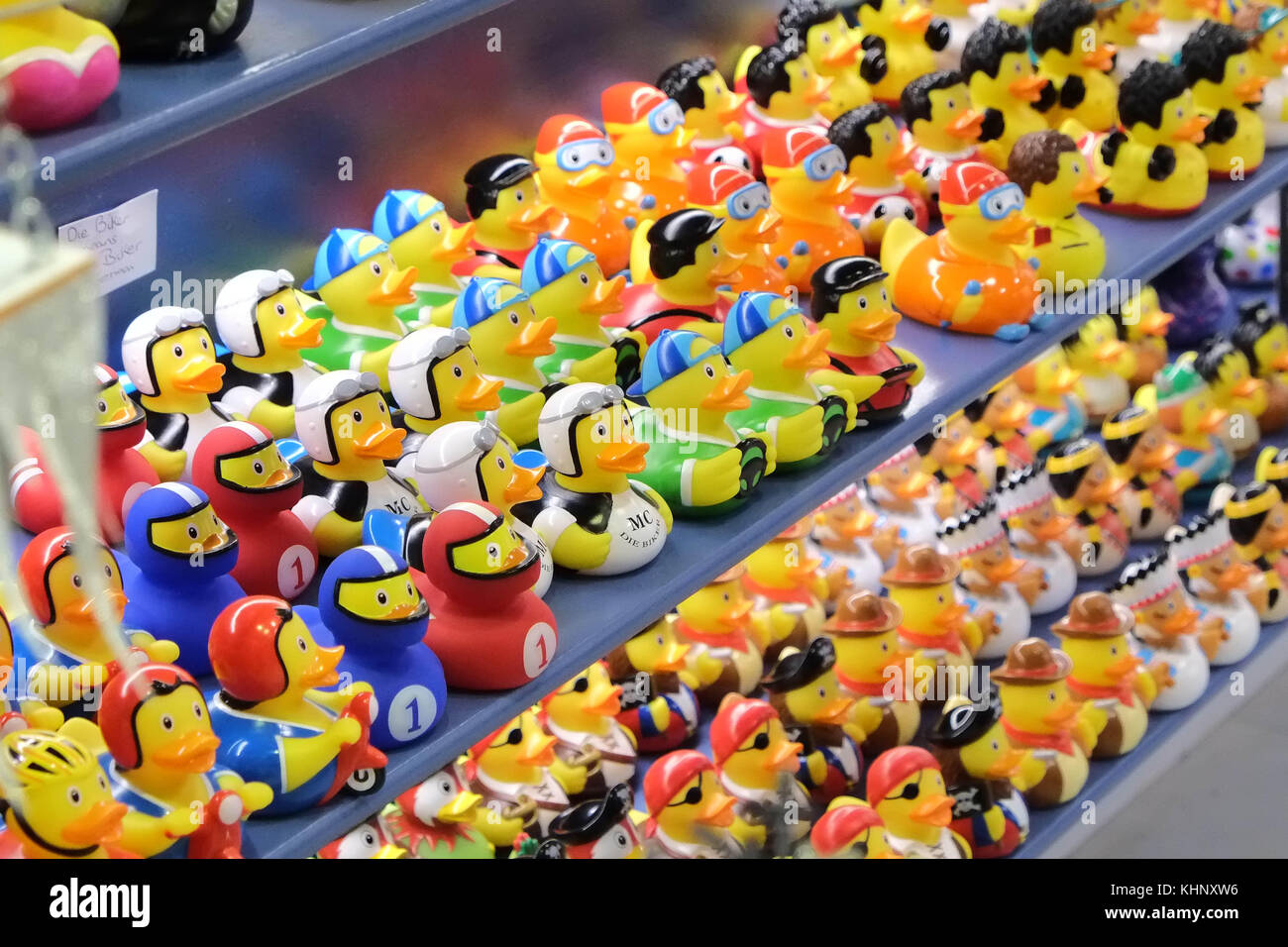 Rubber duck shop hi-res stock photography and images - Alamy