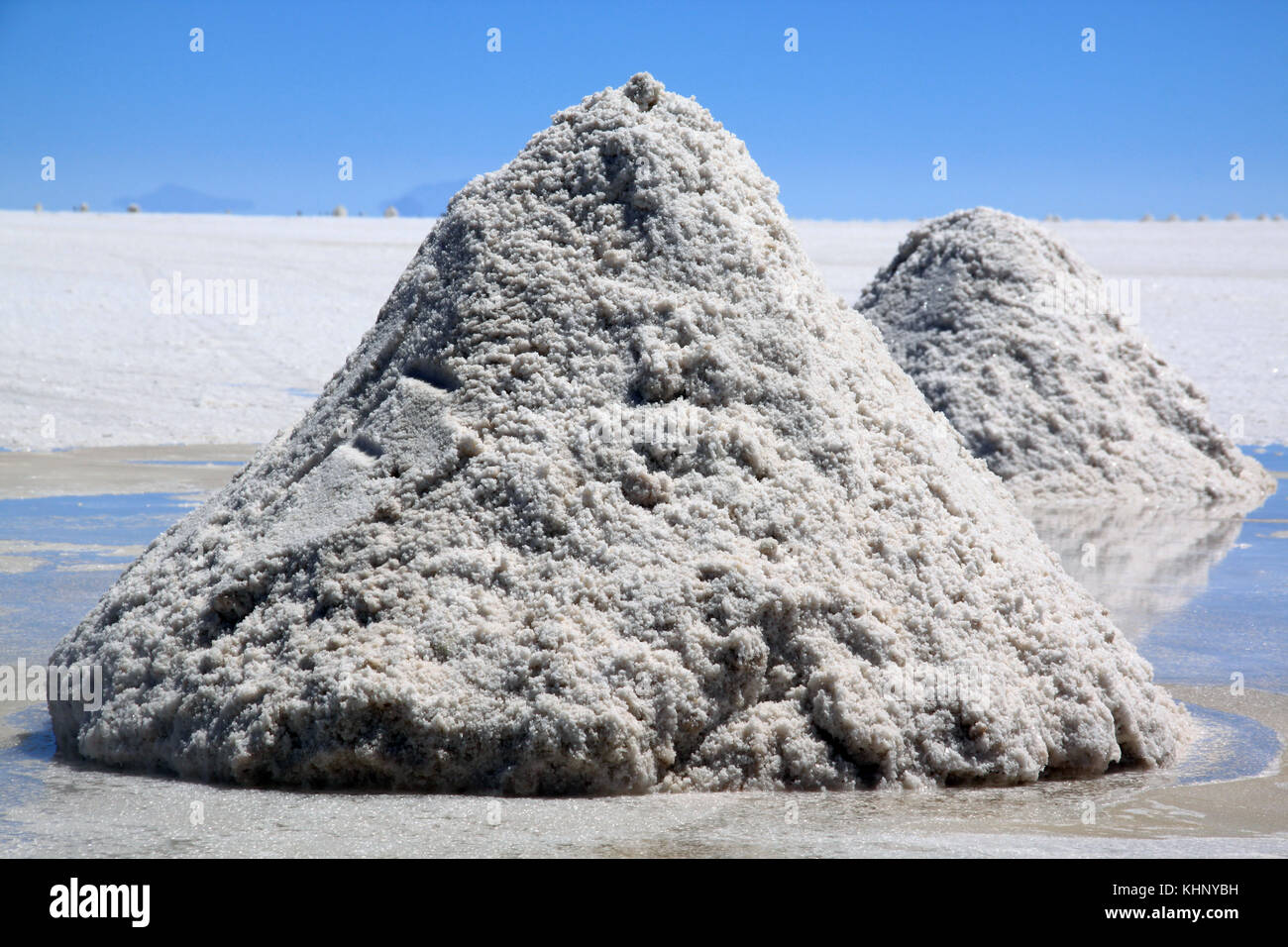Salt piramids on the surface of lake Uyuni in Bolivia Stock Photo - Alamy