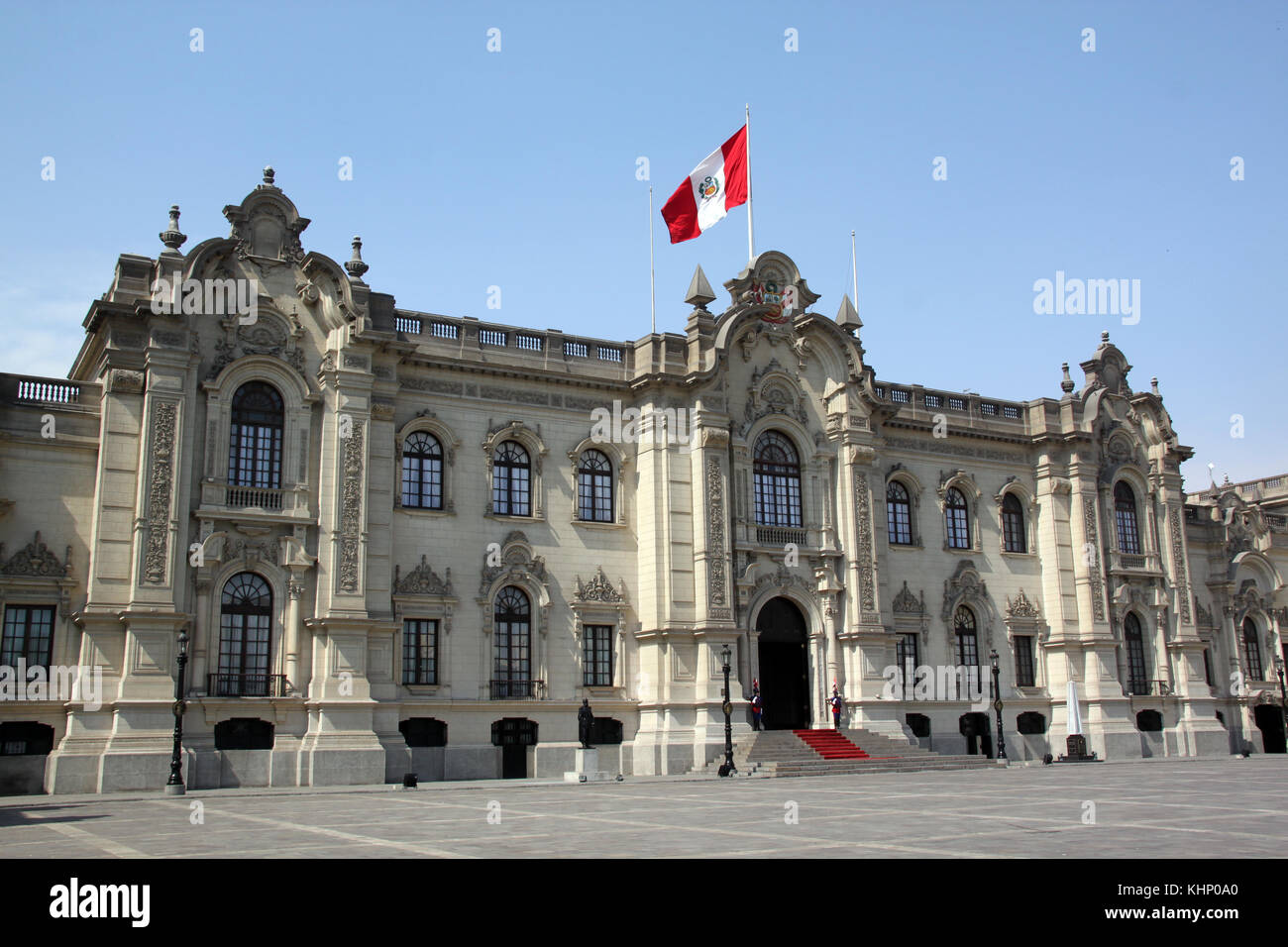 Facade of president palace in cenyet of Lima, Peru Stock Photo - Alamy